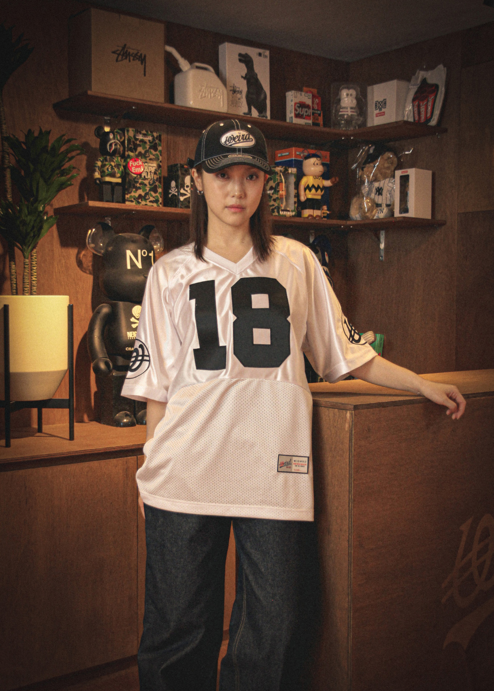 위얼드월드 18 럭비 티셔츠 화이트 | WEIRD WORLD | KREAM