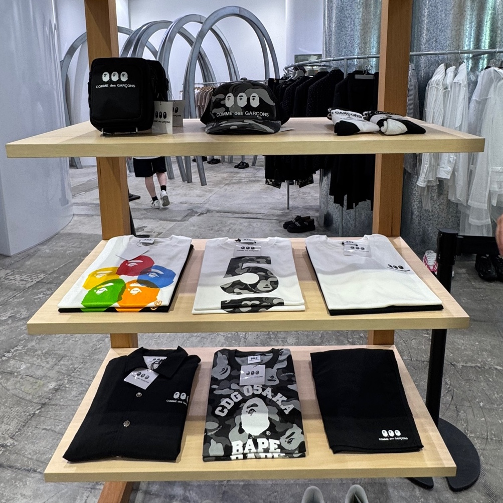 베이프 꼼데 콜라보 오사카 5주년 | KREAM