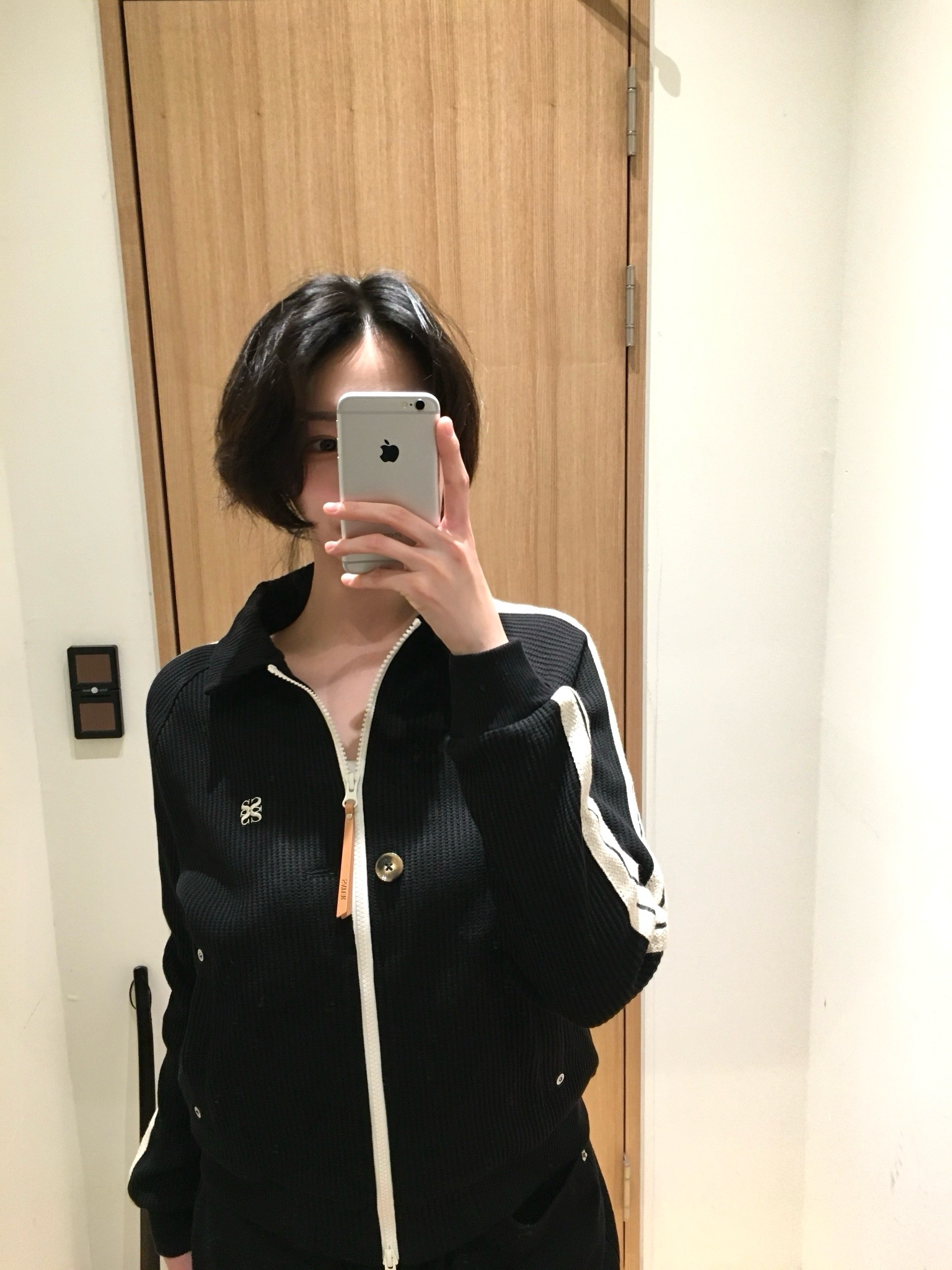 유진 (@uztili) 님의 게시물 | KREAM