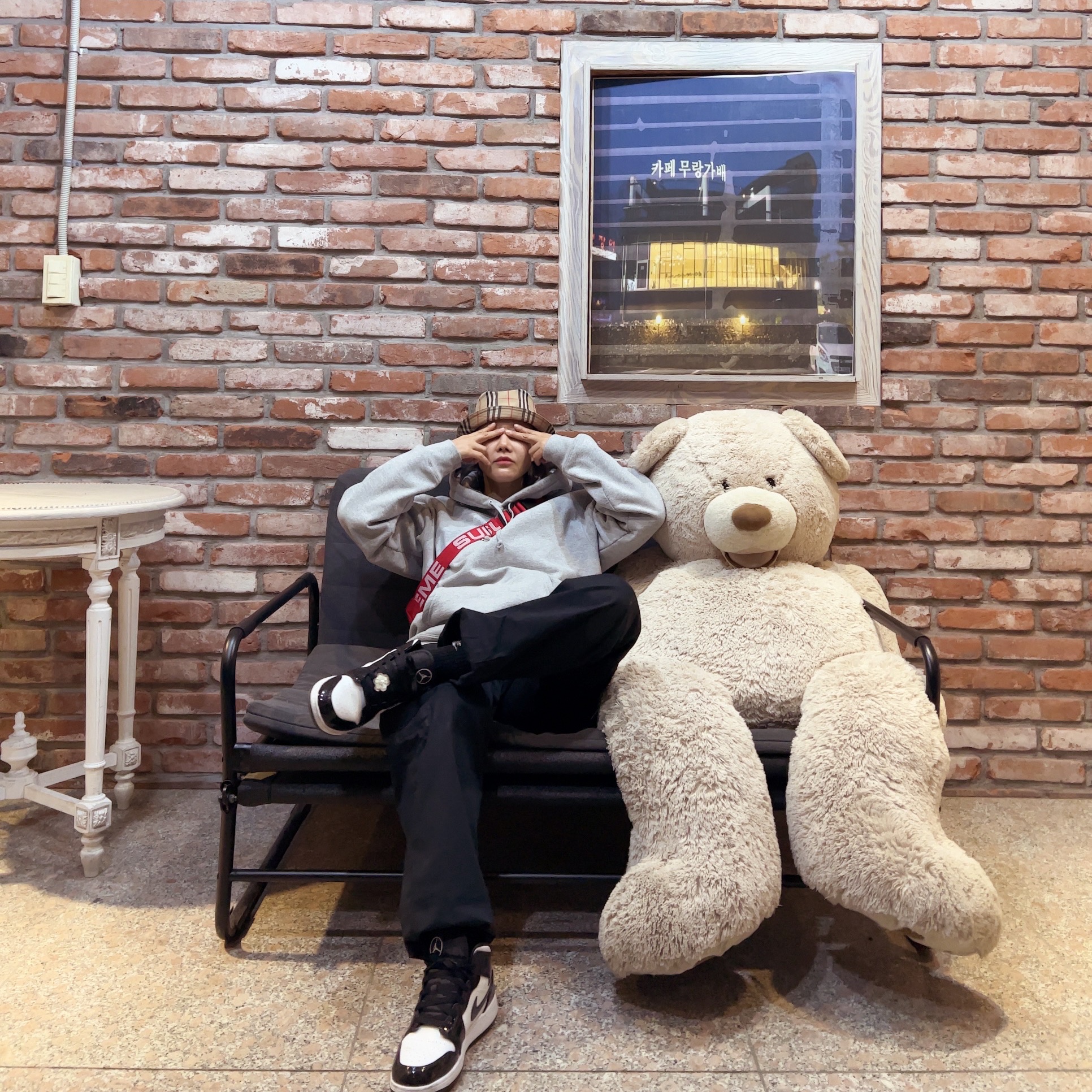 형아 (@agnes_) 님의 게시물 | KREAM