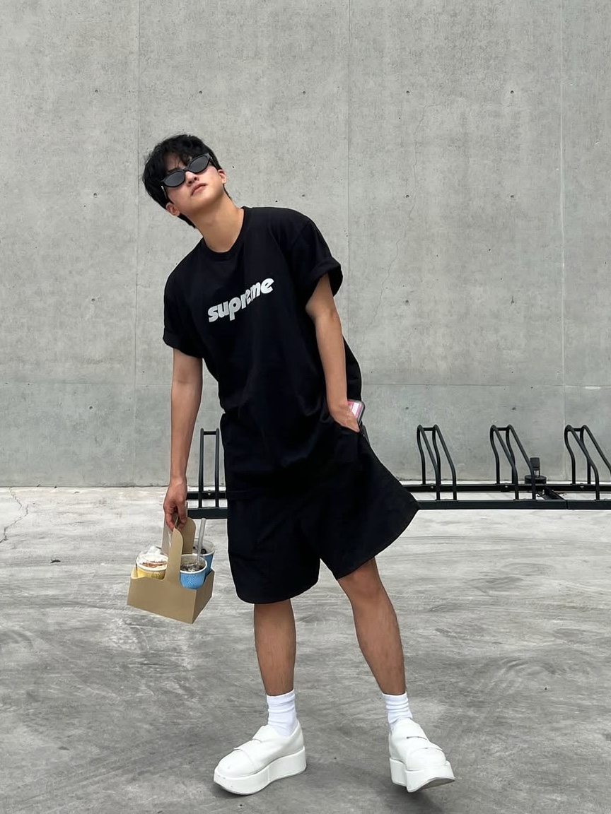 MARK (@r7eon) 님의 게시물 | KREAM