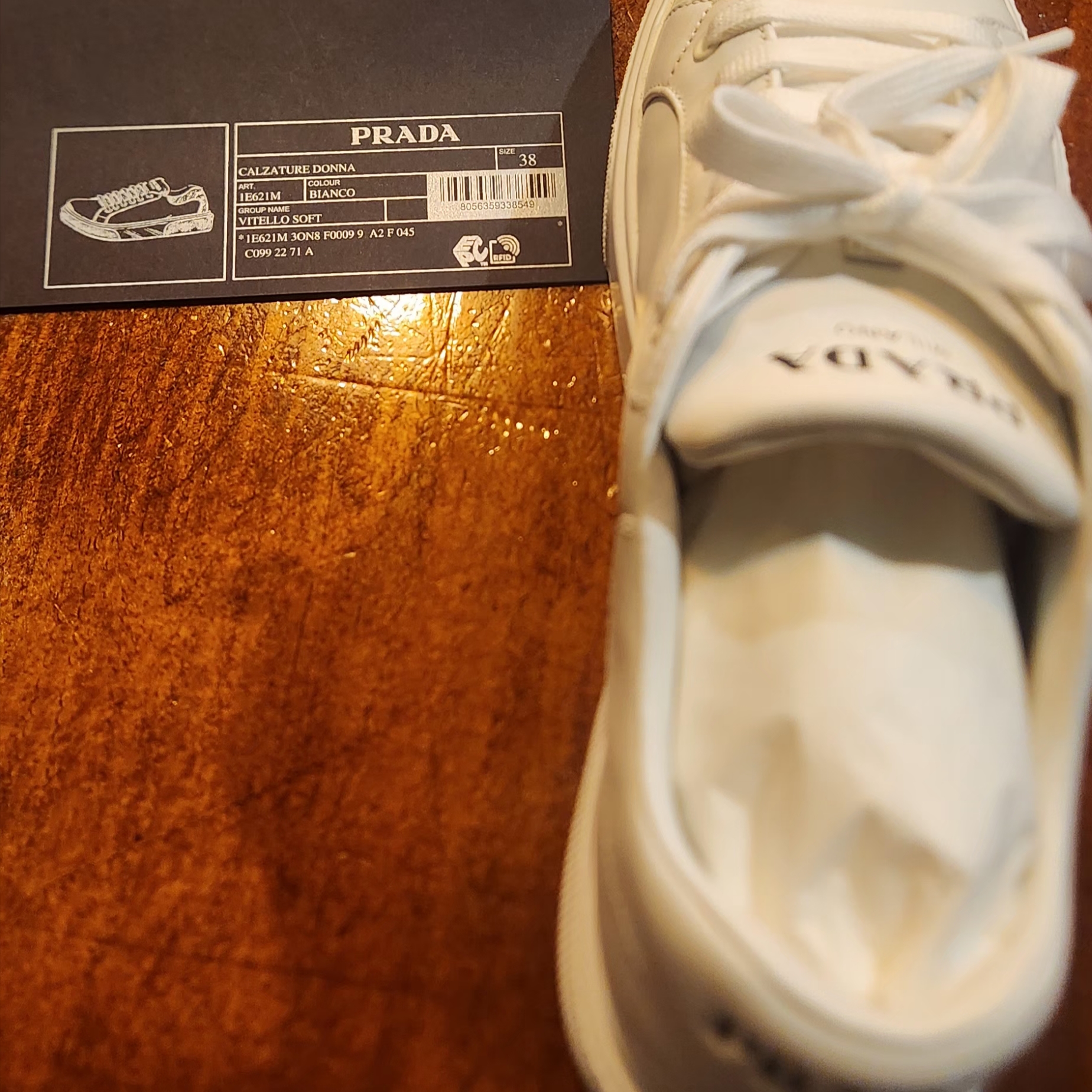 여성신발 38(240) 인거 같아요 | KREAM