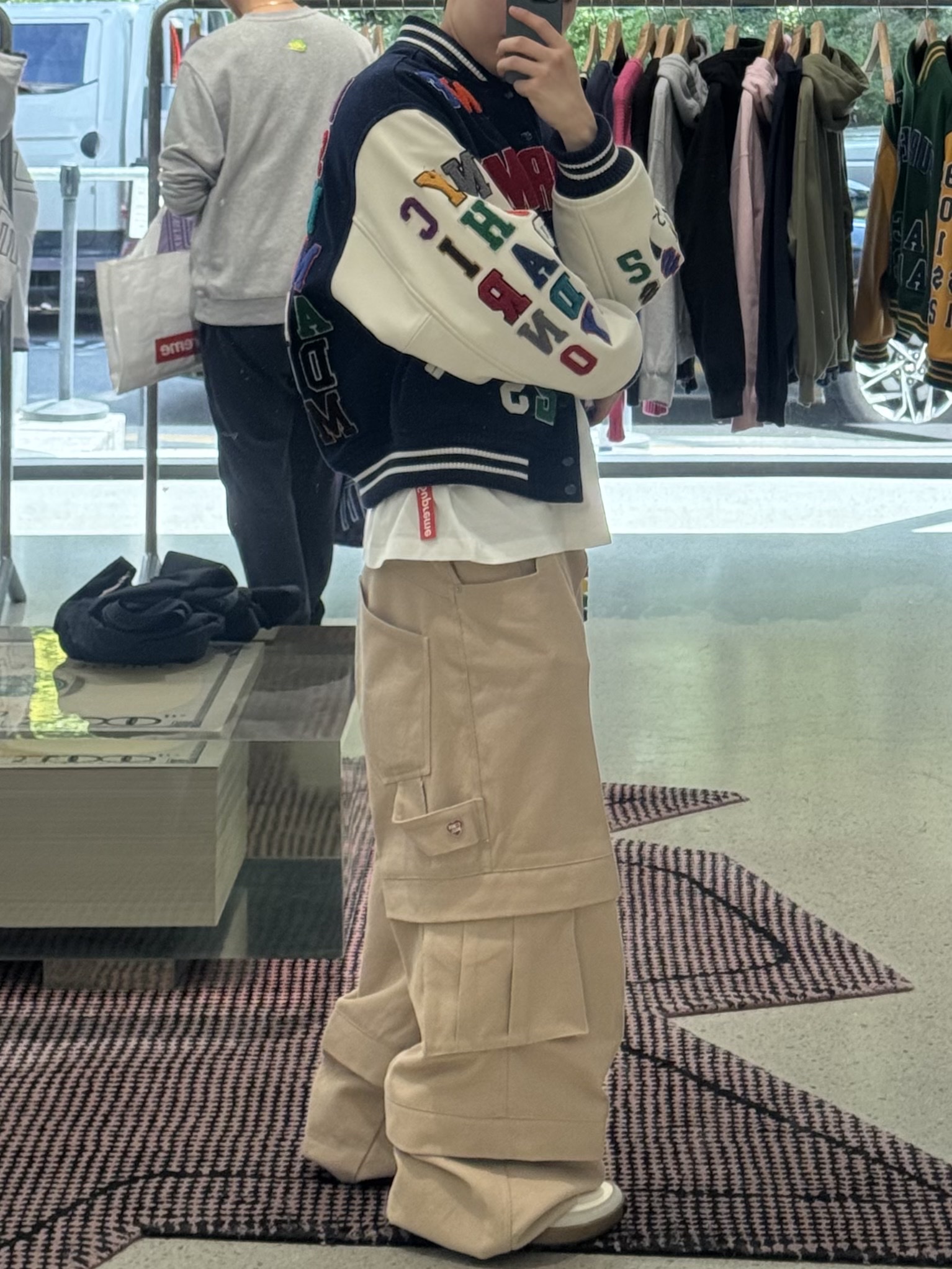 (@tech._.11) 님의 게시물 | KREAM