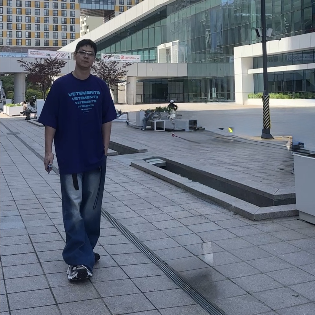 우팔 (@wooo8) 님의 게시물 | KREAM