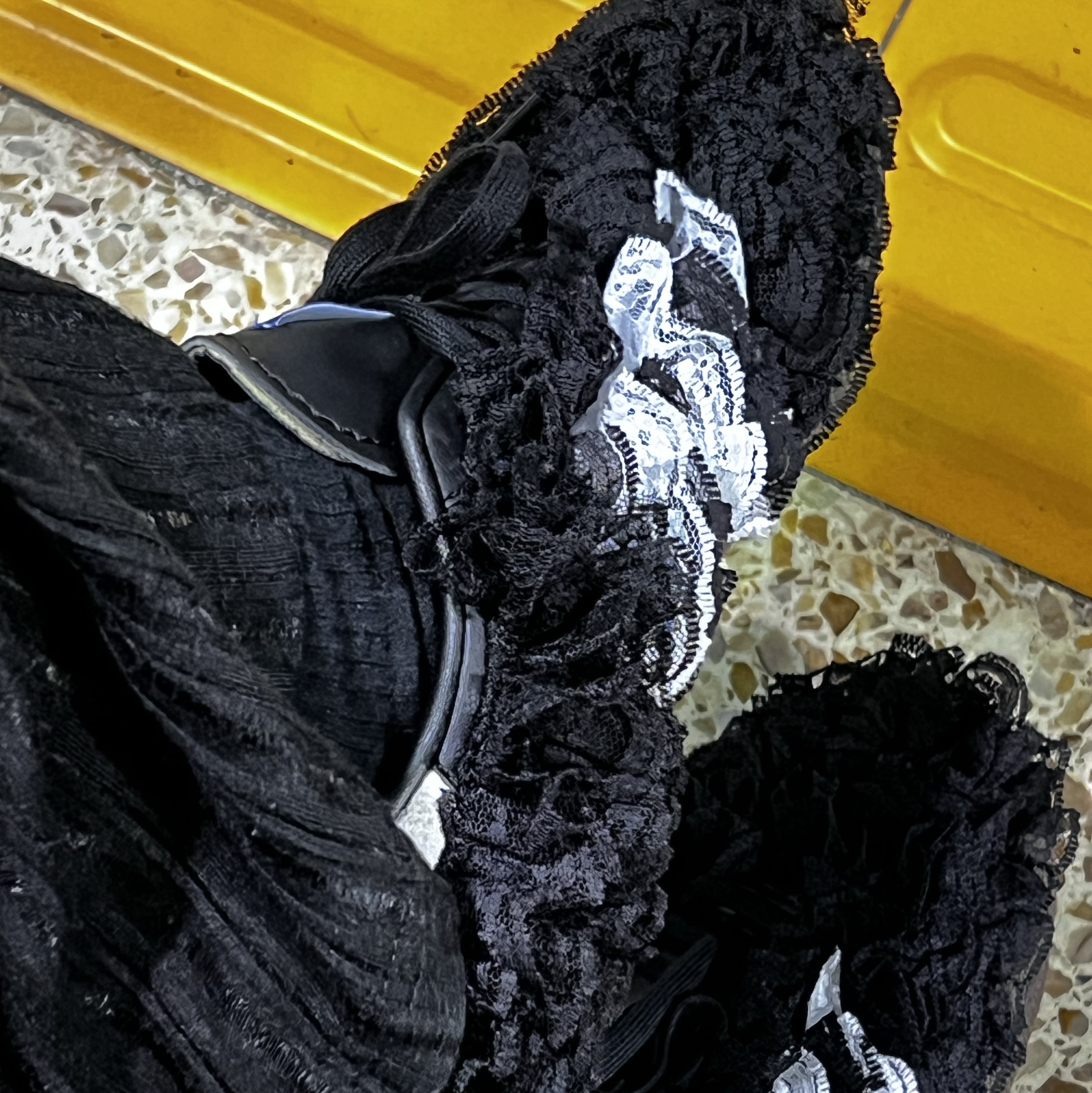 🫥 (@babe_.a) 님의 게시물 | KREAM