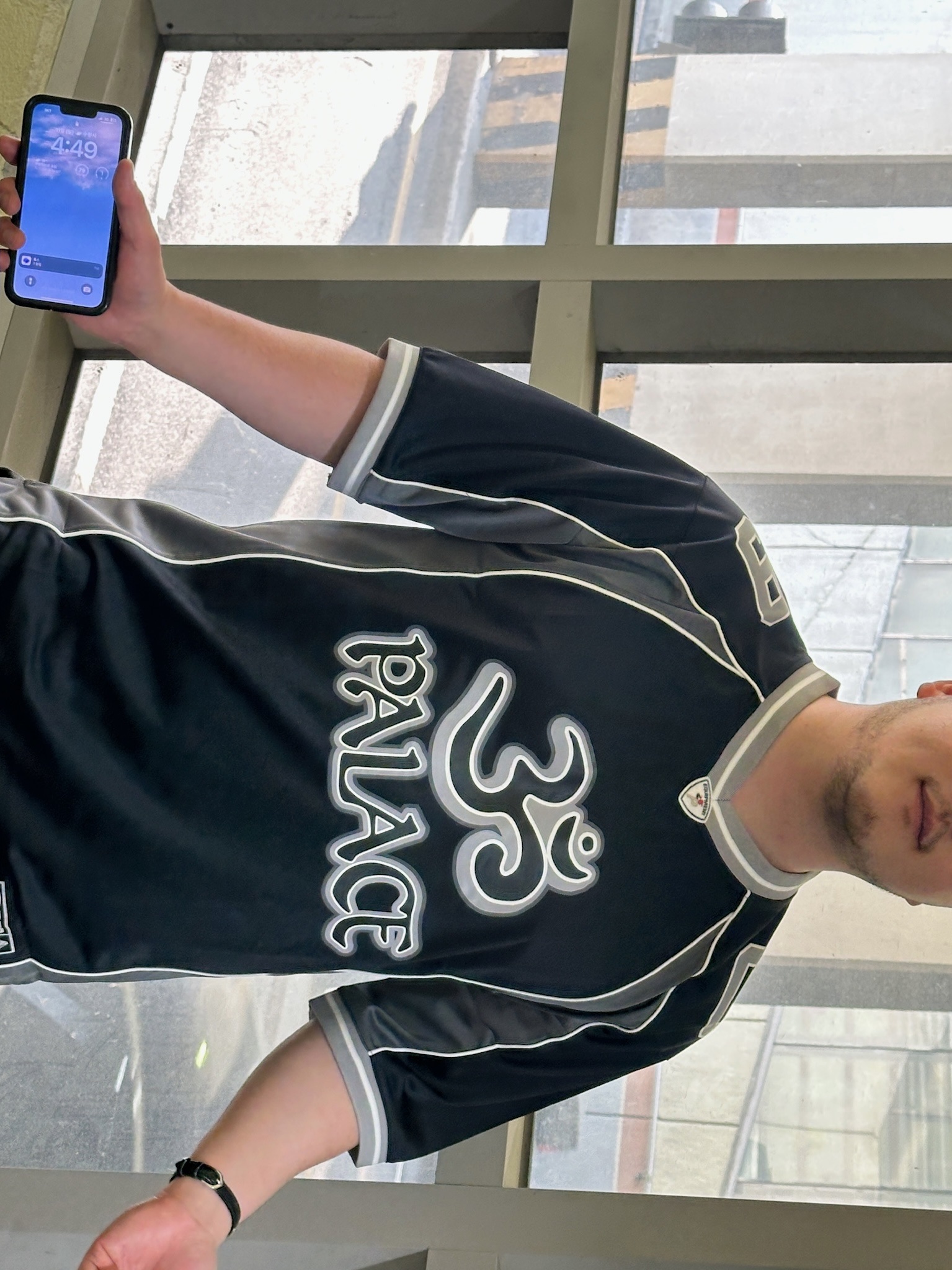 완전 만족 팔라스 L | KREAM