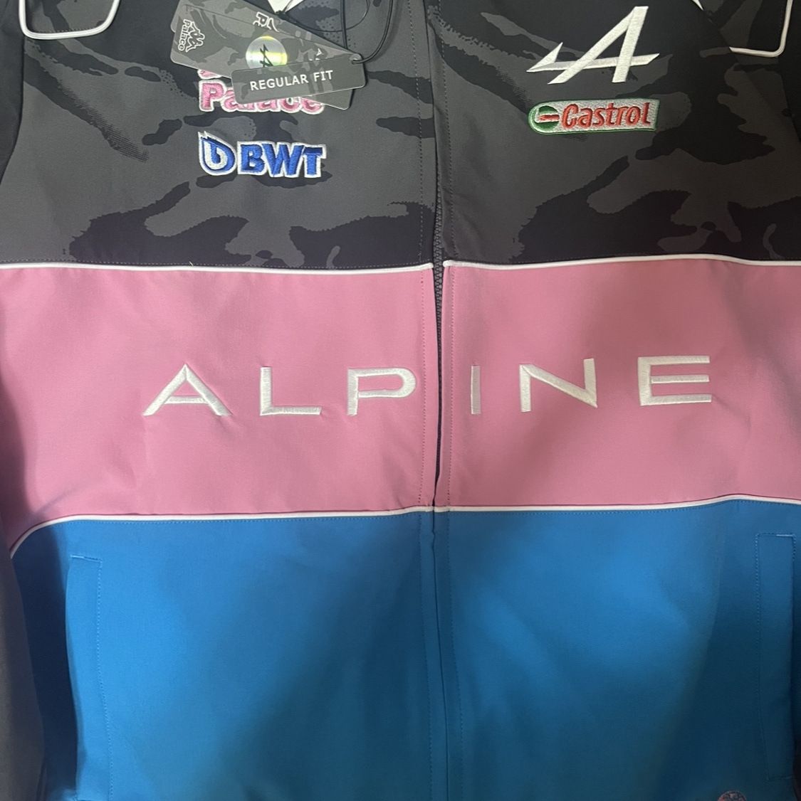 (@ganjiboy) 님의 게시물 | KREAM