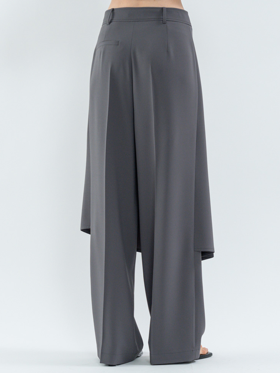 고엔제이 비대칭 주름 스트레이트 레그 숏 차콜 | GOEN.J | KREAM