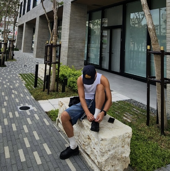 에헤이 (@kimmm_do) 님의 게시물 | KREAM