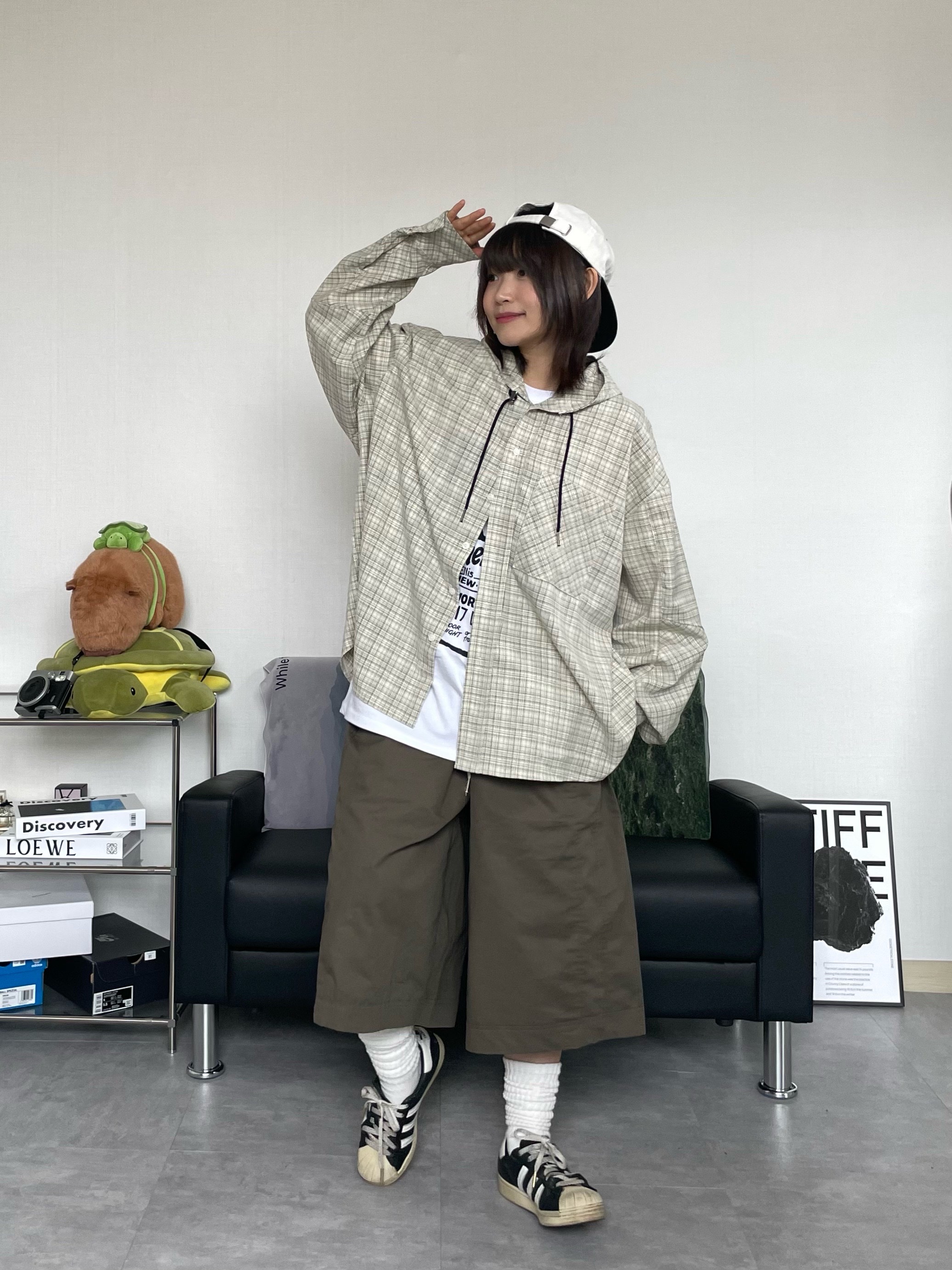 누리끼리 슈스프 코디 😶 | KREAM