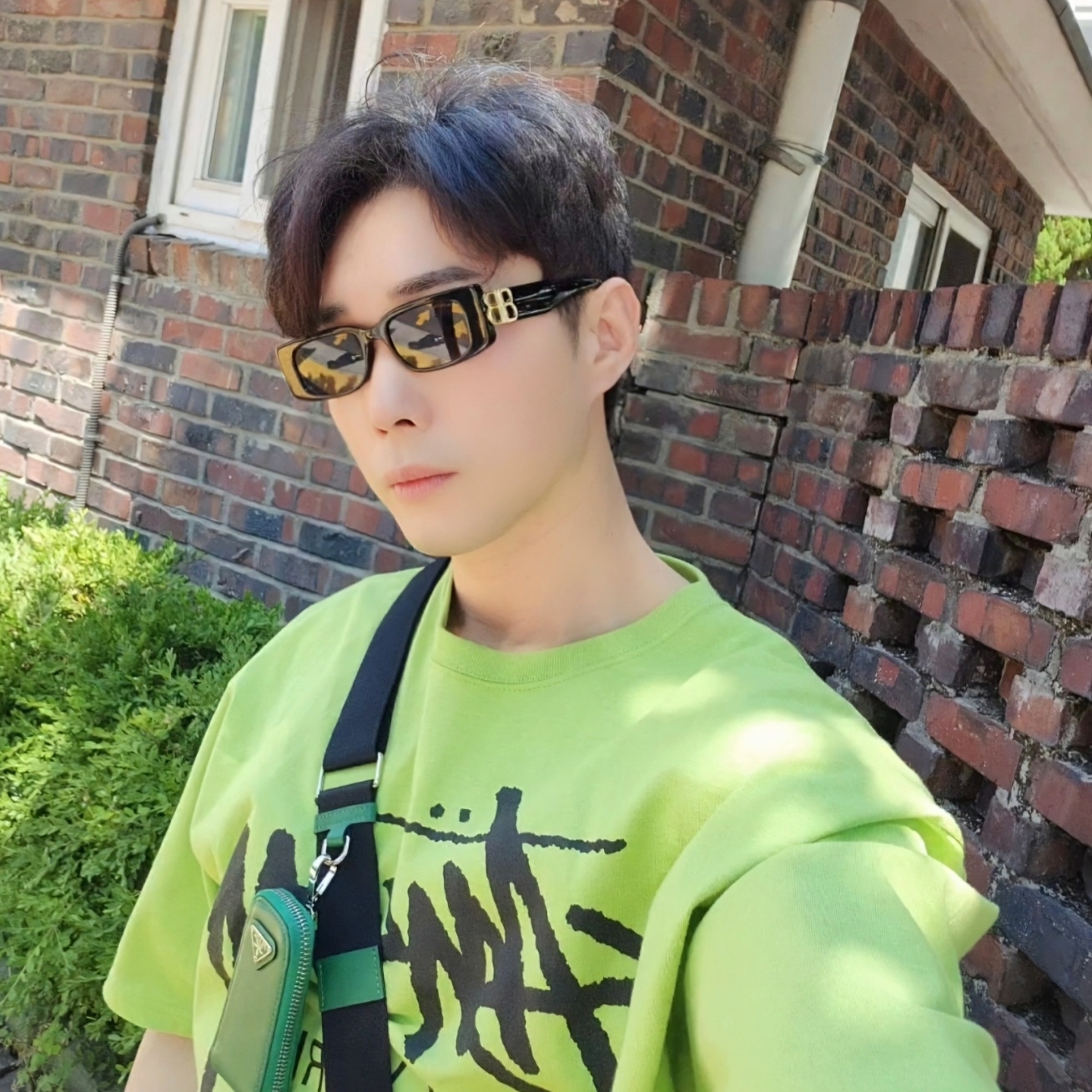 현종 (@hyun_iong1980) 님의 게시물 | KREAM