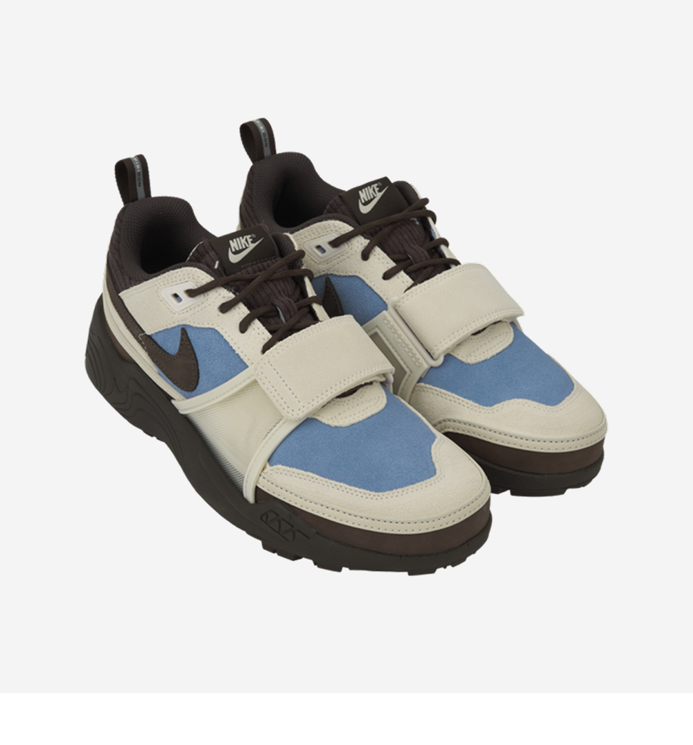 나이키 x 트래비스 스캇 줌 필드 잭스 페일 아이보리 앤 레체 블루 | Nike | KREAM
