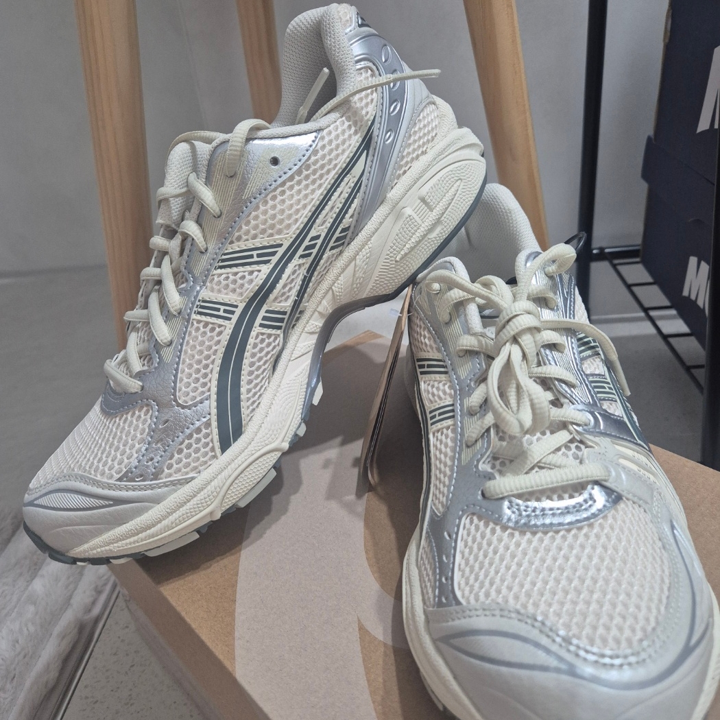 LEE (@sendudu) 님의 게시물 | KREAM