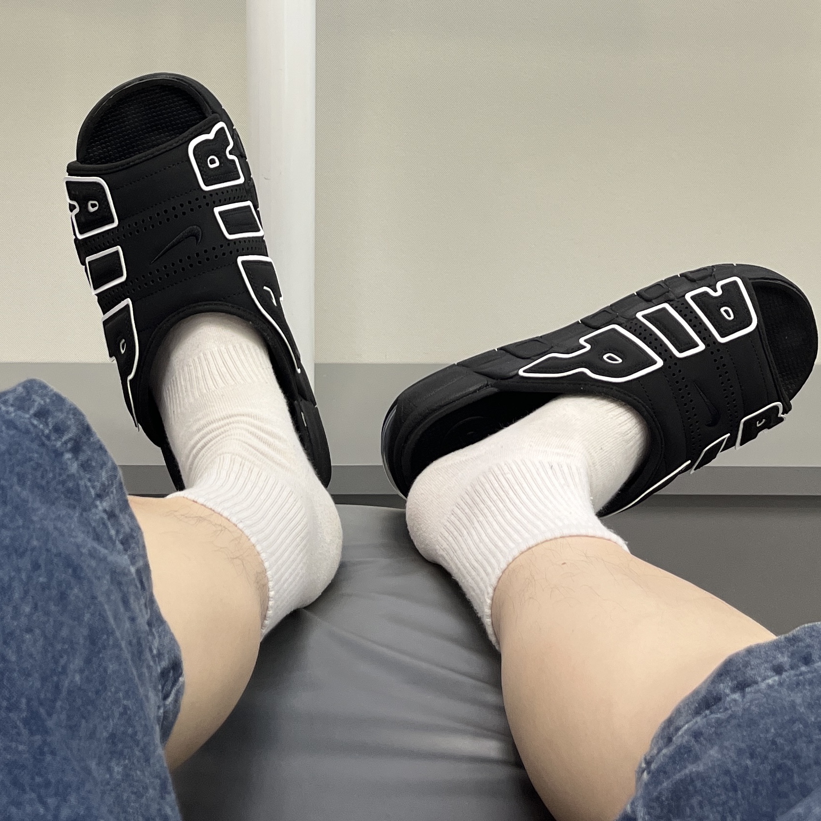 (@goodvibesonlyy) 님의 게시물 | KREAM