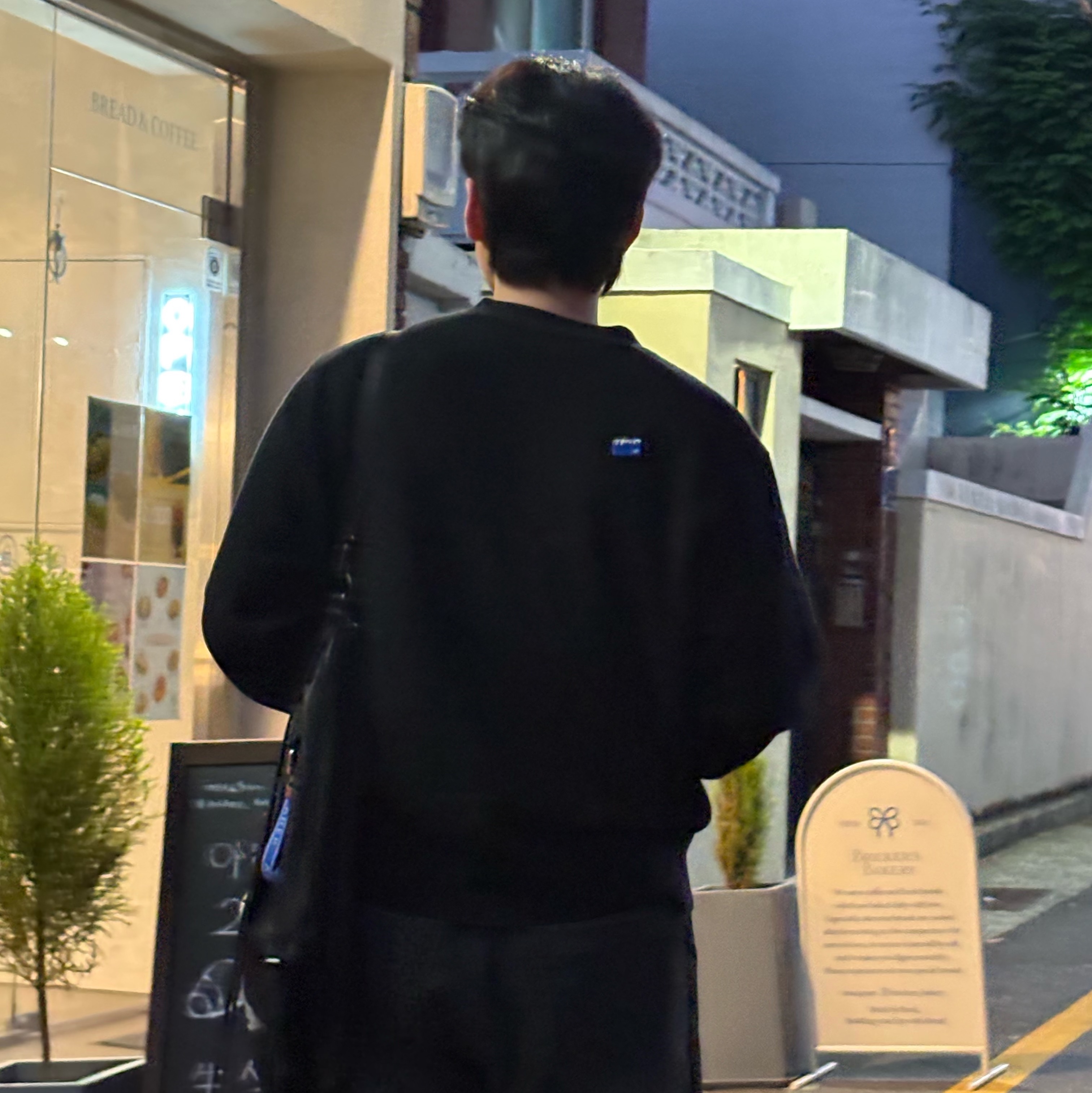 insta : cihxxii_ | KREAM