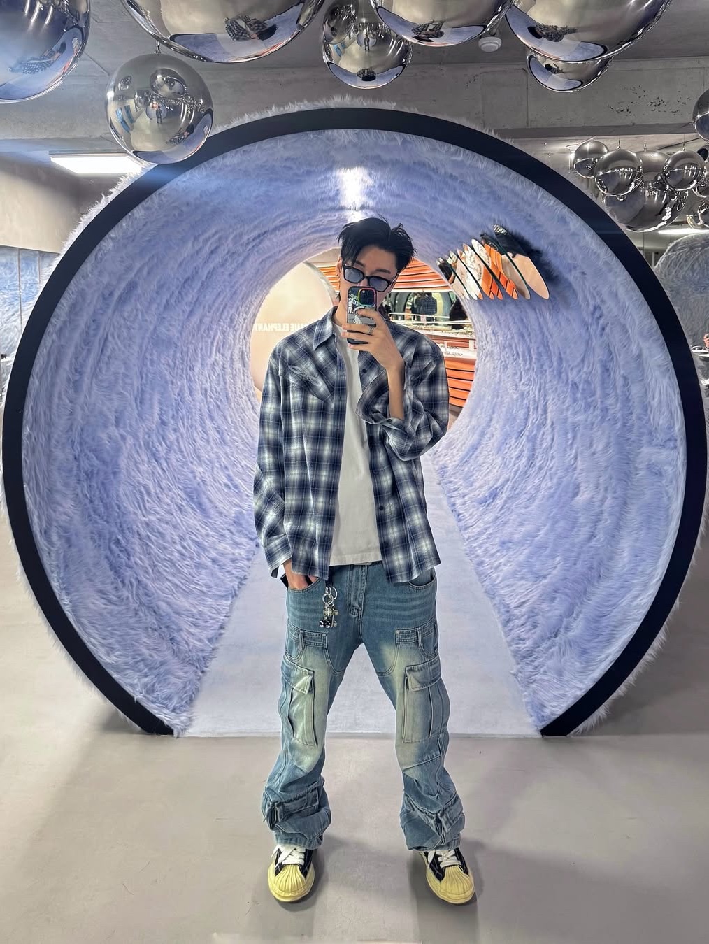 DOMINANT (@dominant) 님의 게시물 | KREAM