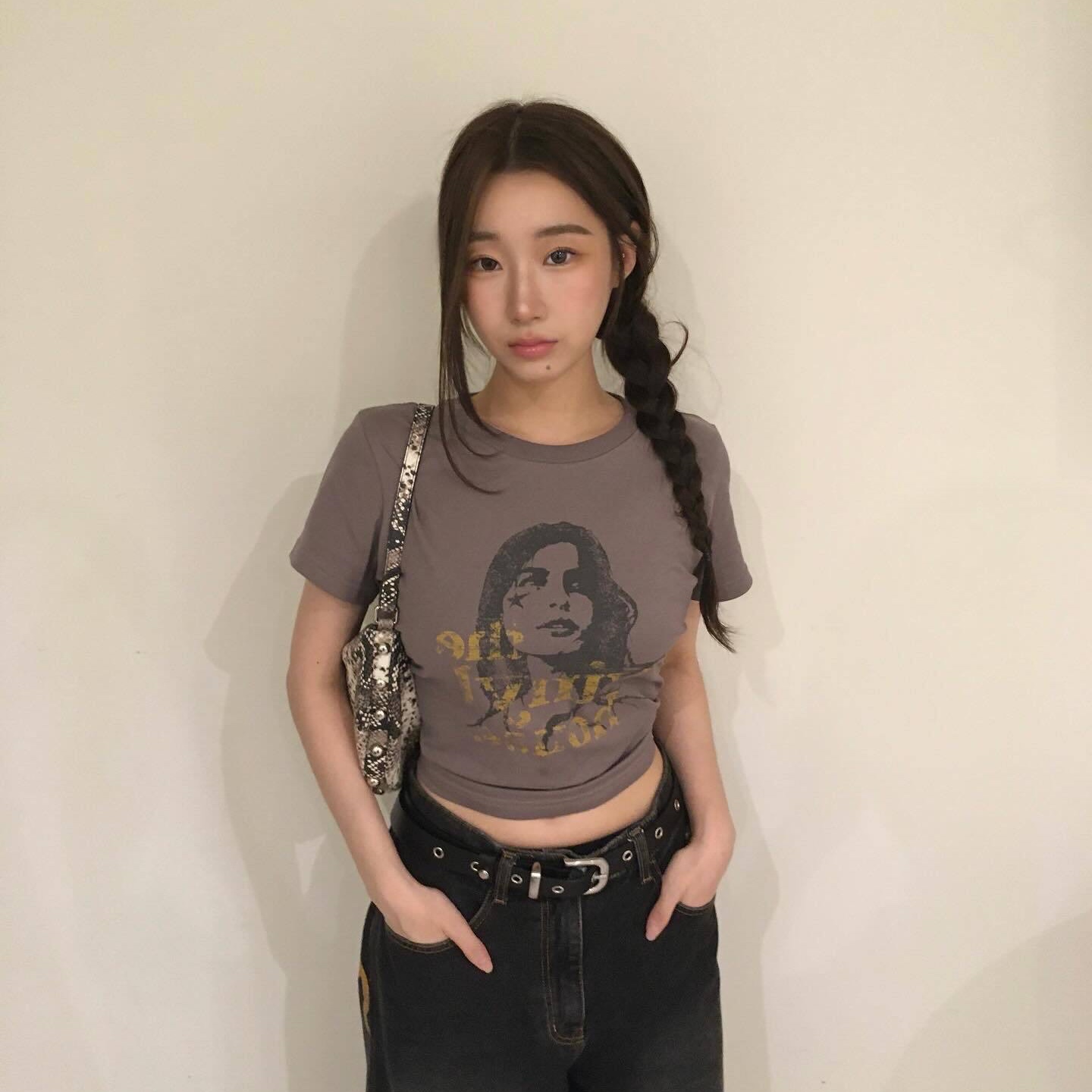 VINTAGE WOMAN TEE | KREAM