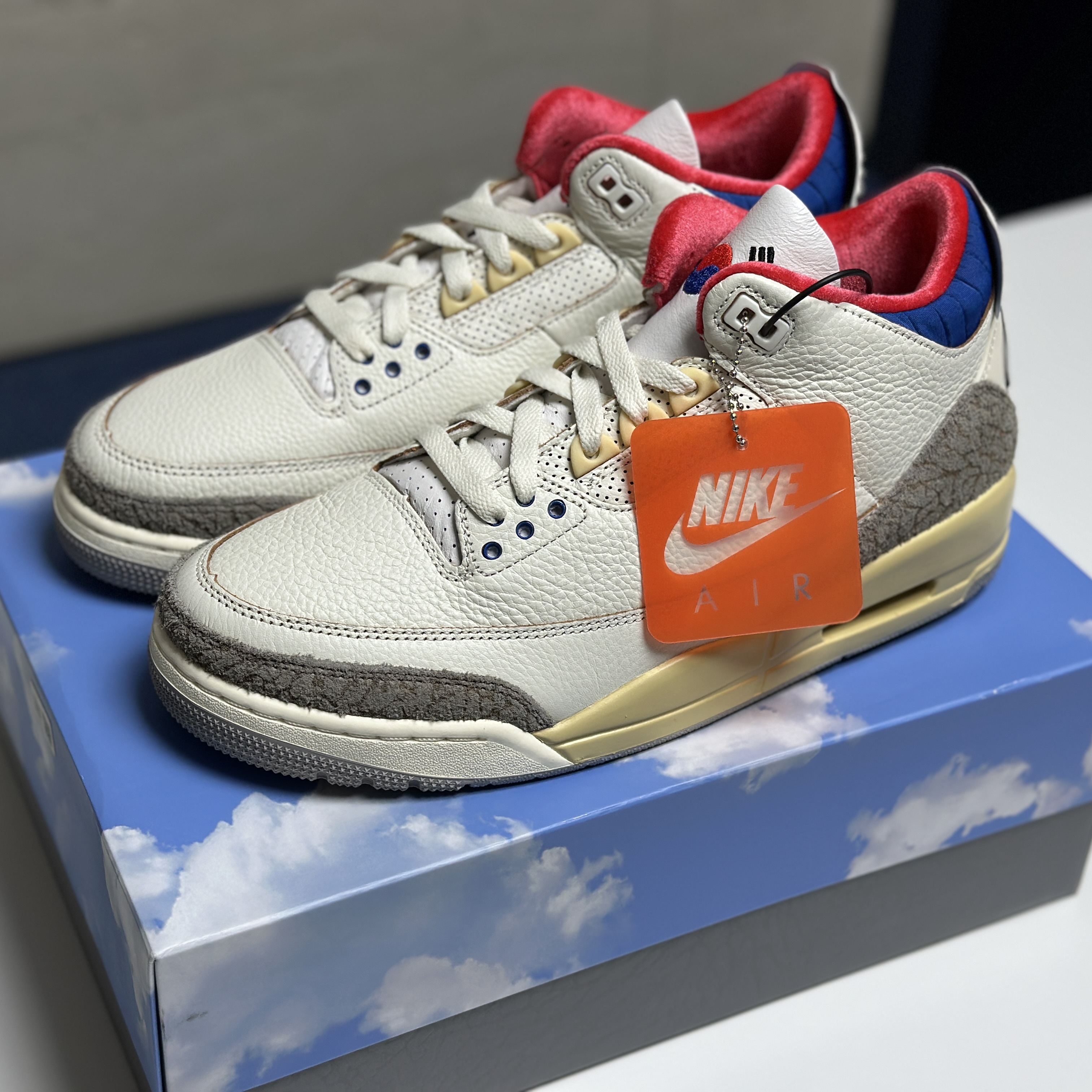 @sneakers__) 님의 게시물 | KREAM