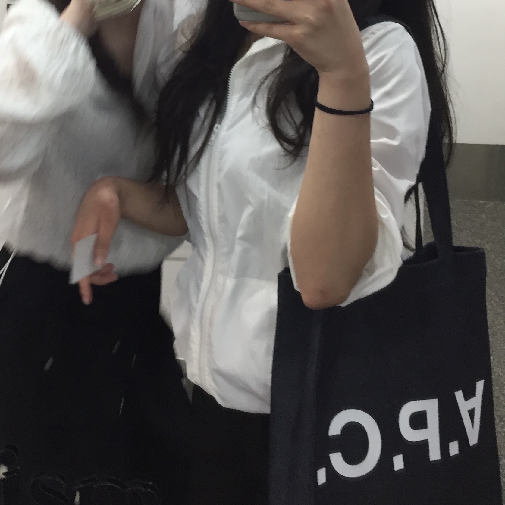 dt8mw4st84 (@0cphfd) 님의 게시물 | KREAM