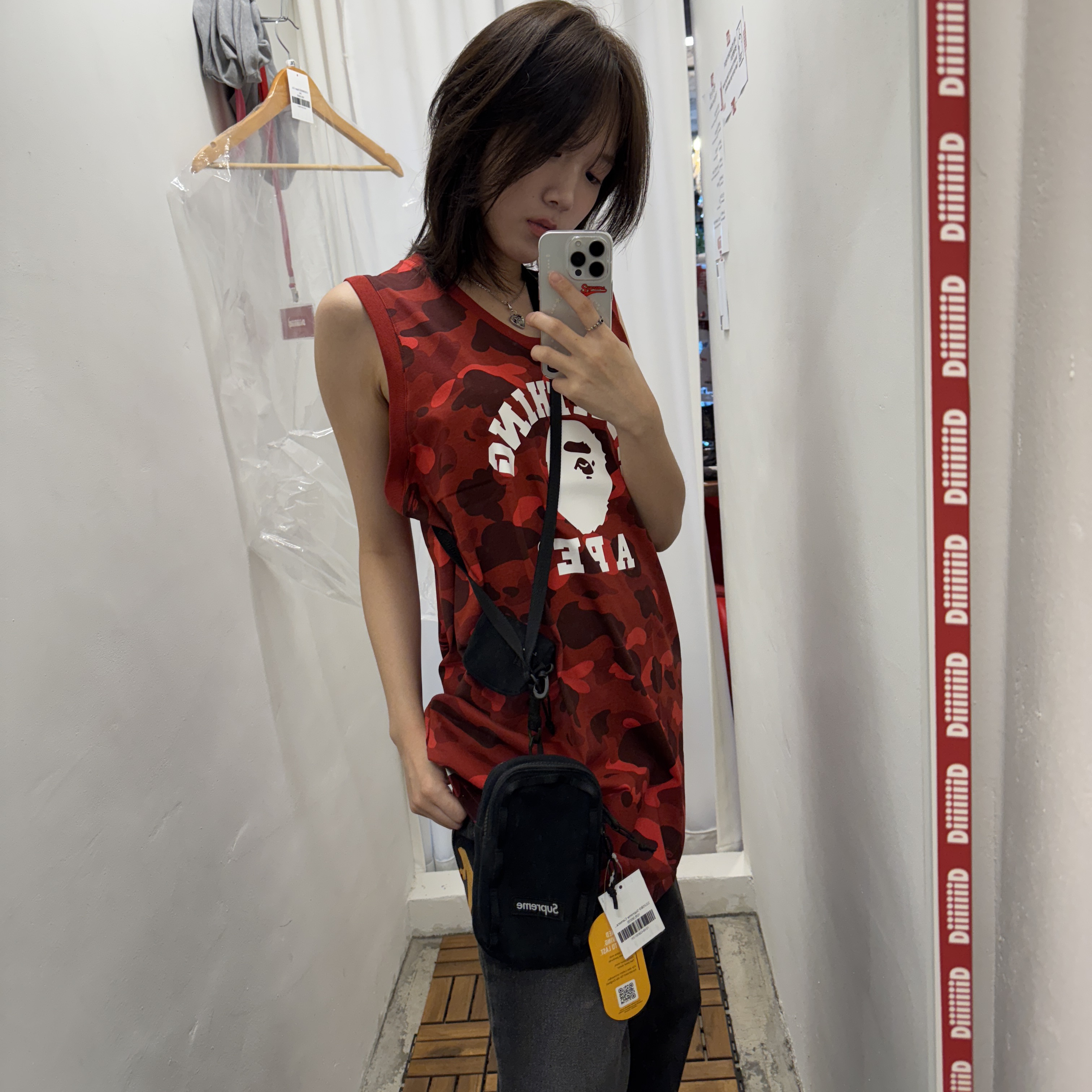 카메라백은 포인트로 딱! | KREAM