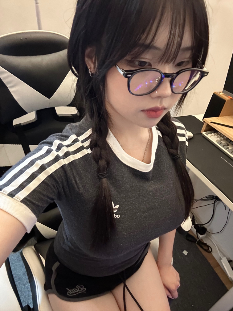 잴 (@woxux__) 님의 게시물 | KREAM