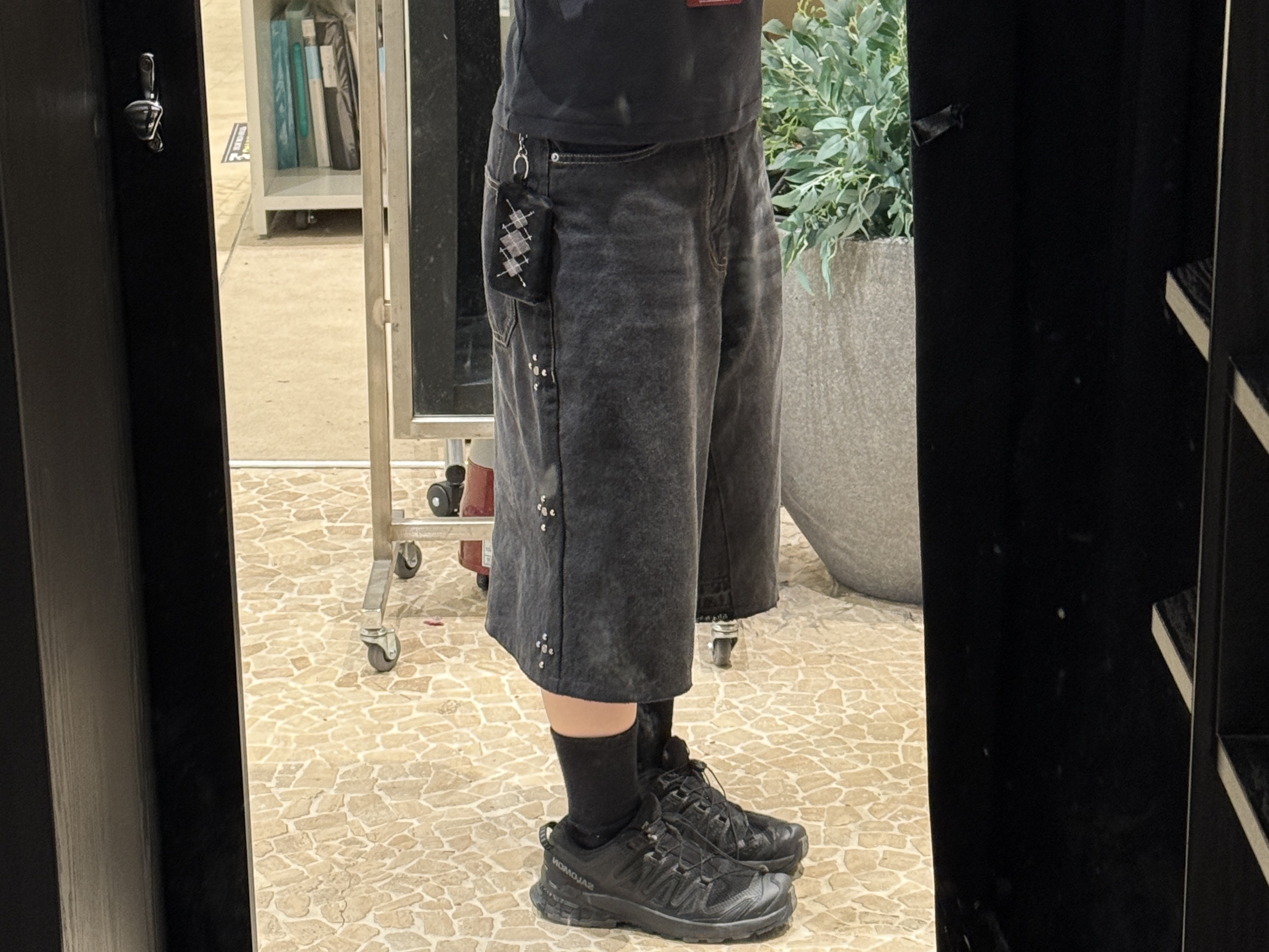 (@golocat) 님의 게시물 | KREAM