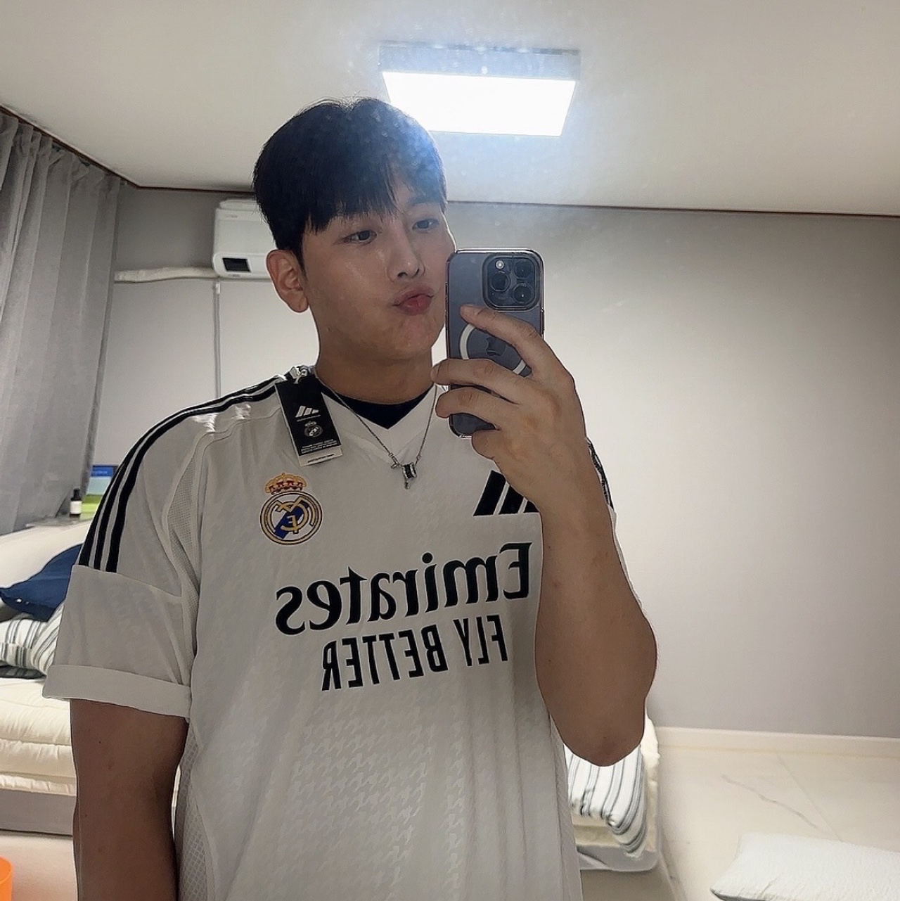 난 꾸렌뎅 | KREAM