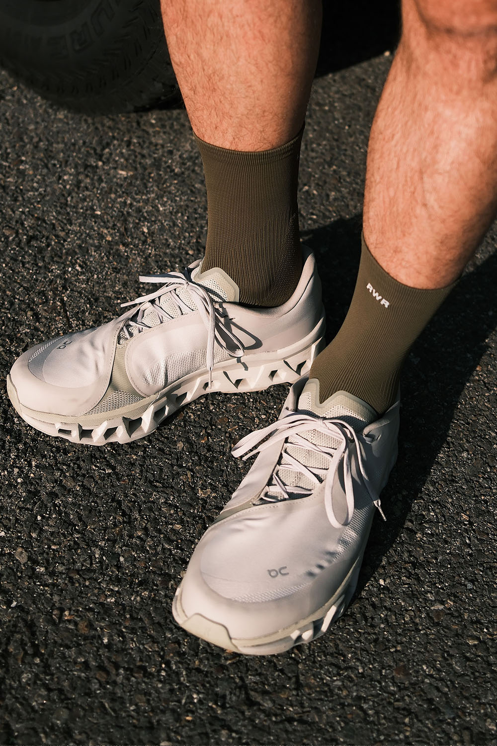 런위더 엘에스디 카키 | runwhither | KREAM