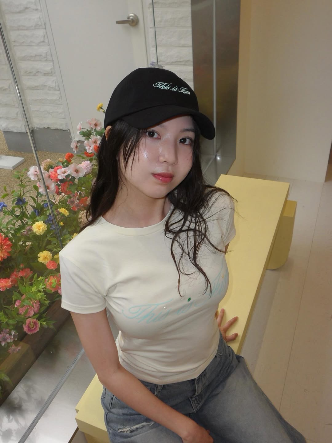 따뜻한 색감으로 티셔츠 자랑💎 | KREAM