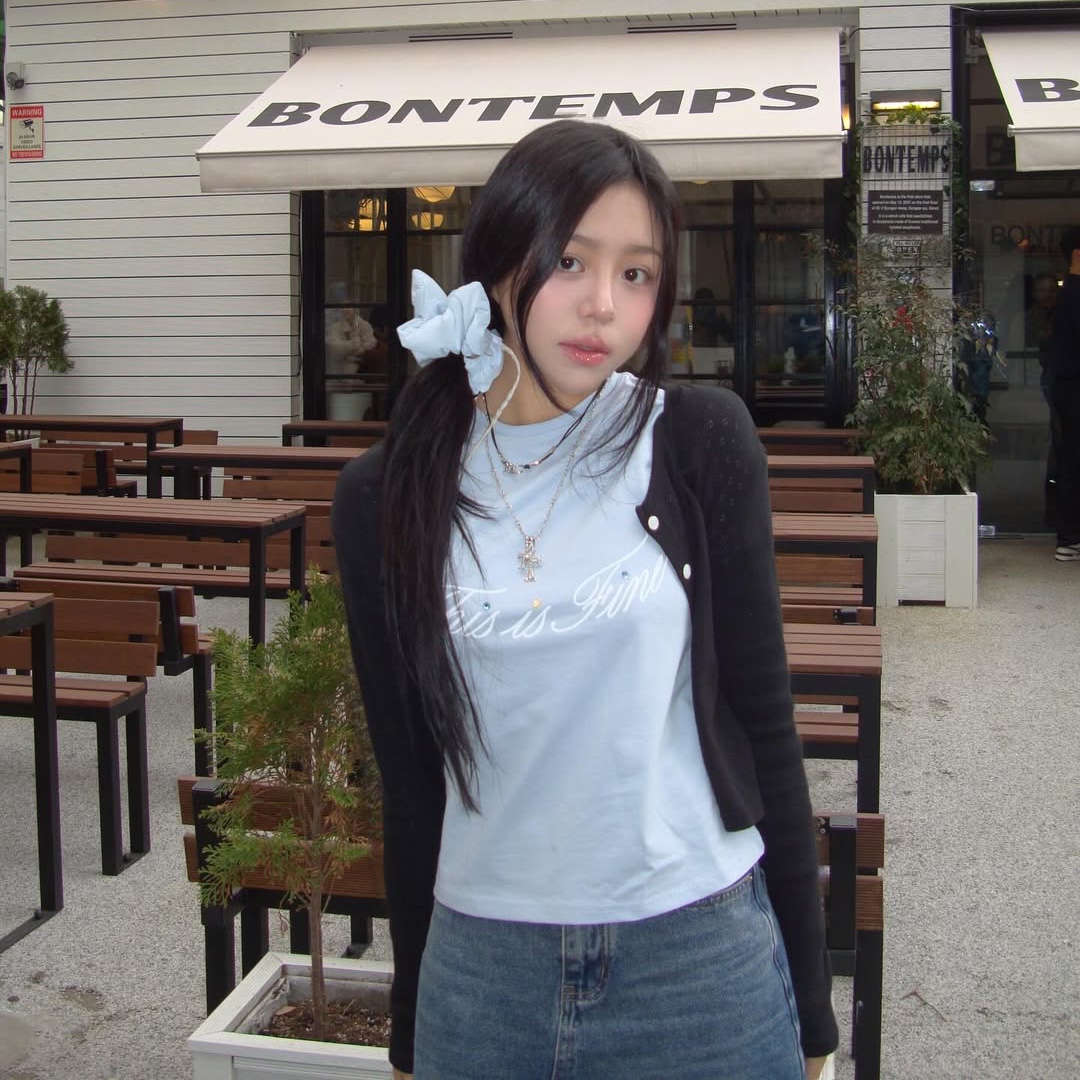 오늘 포인트는 스카이블루💎 | KREAM