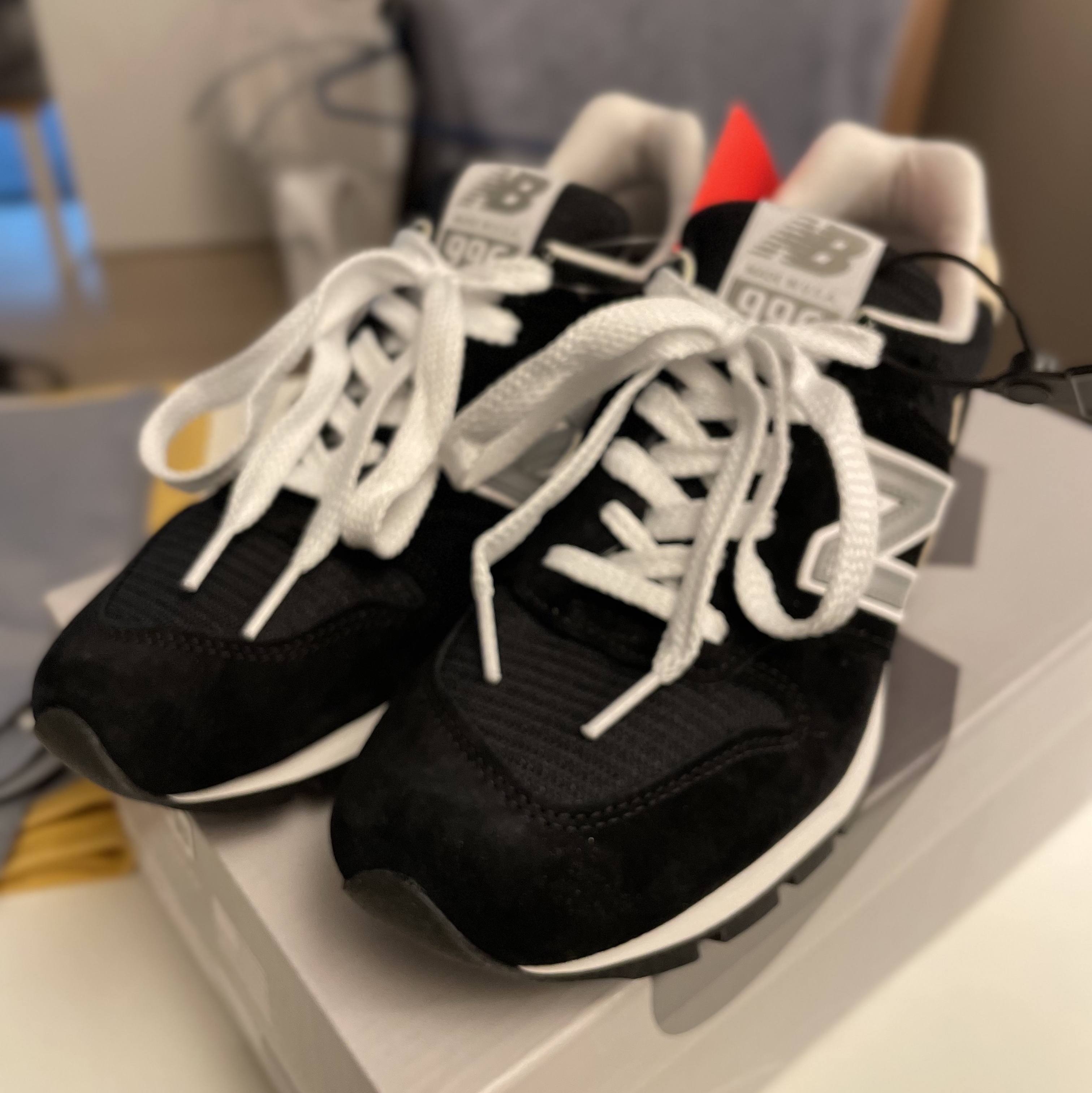 깊고깊은 블랙컬러 996 | KREAM