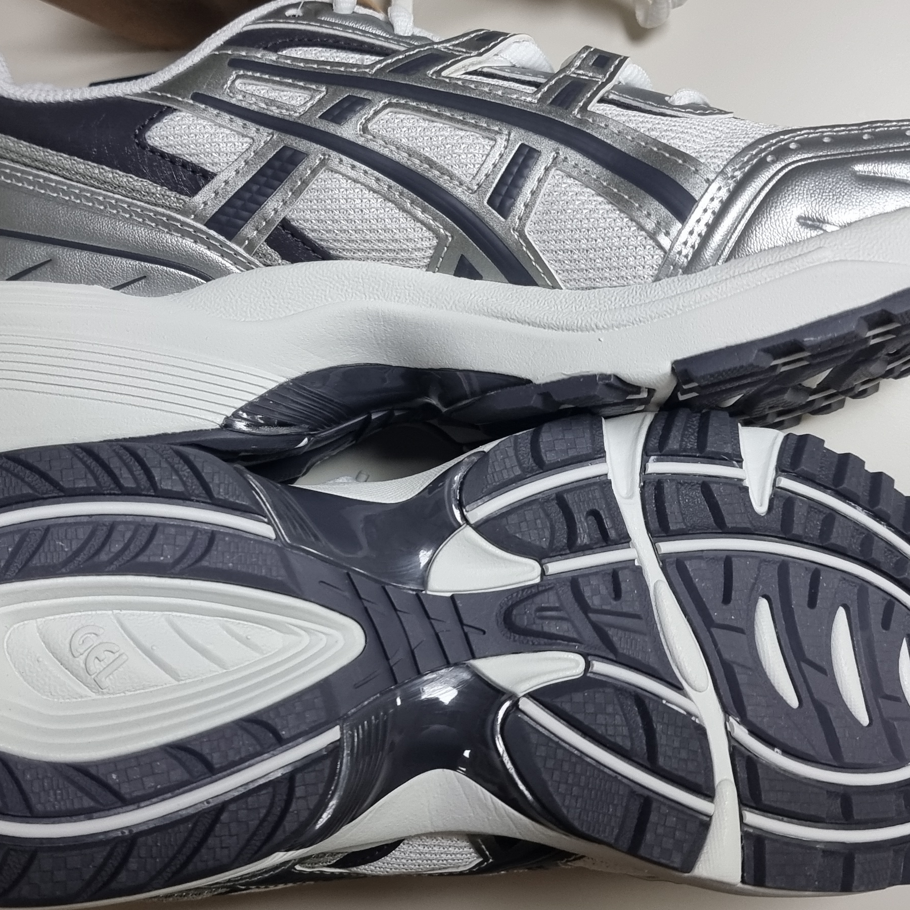 아식스 젤1090 265미리 | KREAM