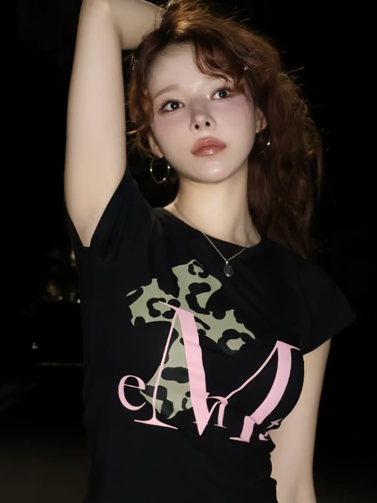 십자가 포인트 반팔티 👊 | KREAM