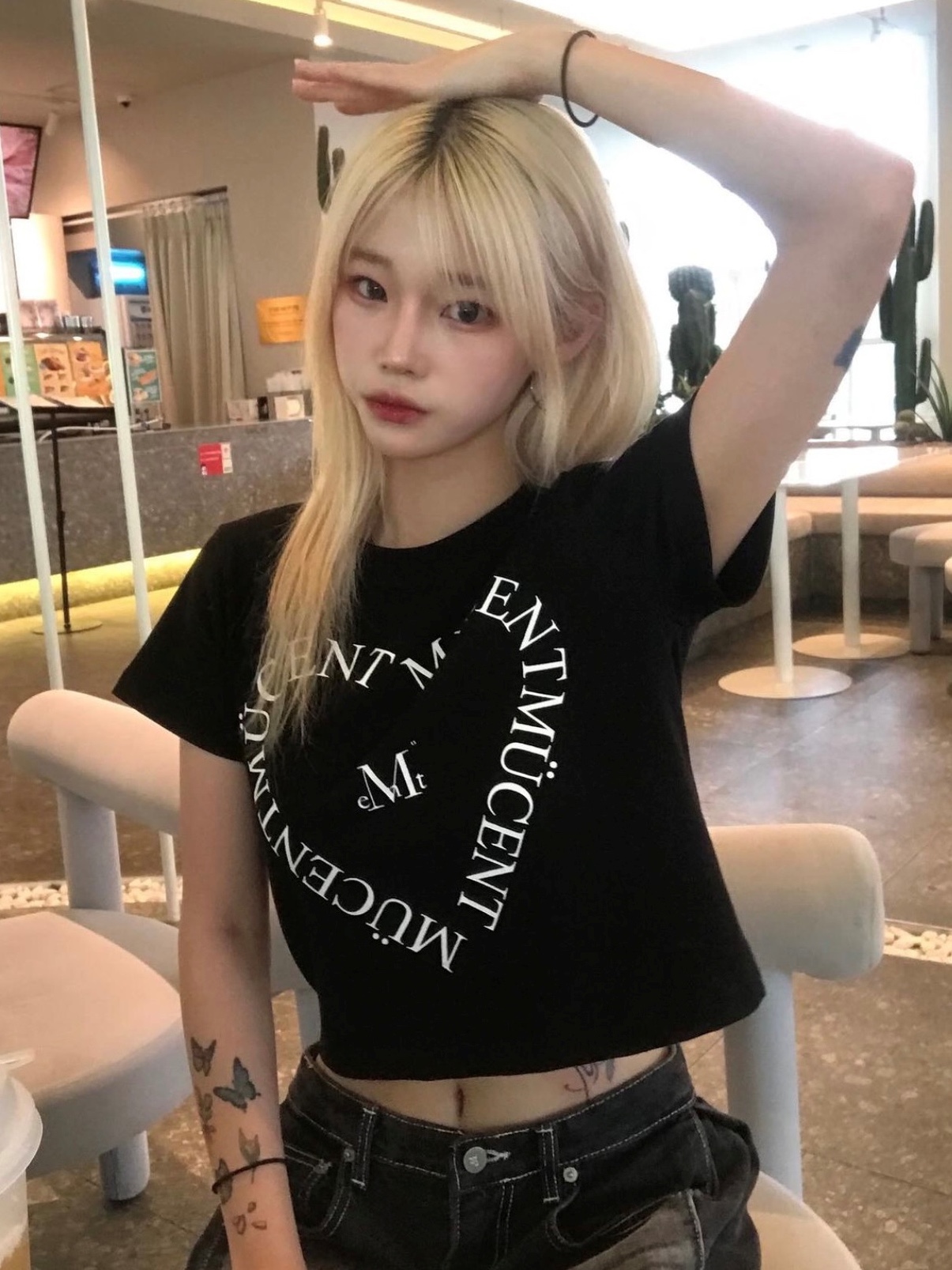 블랙 포인트 하트 레터링 🖤 | KREAM