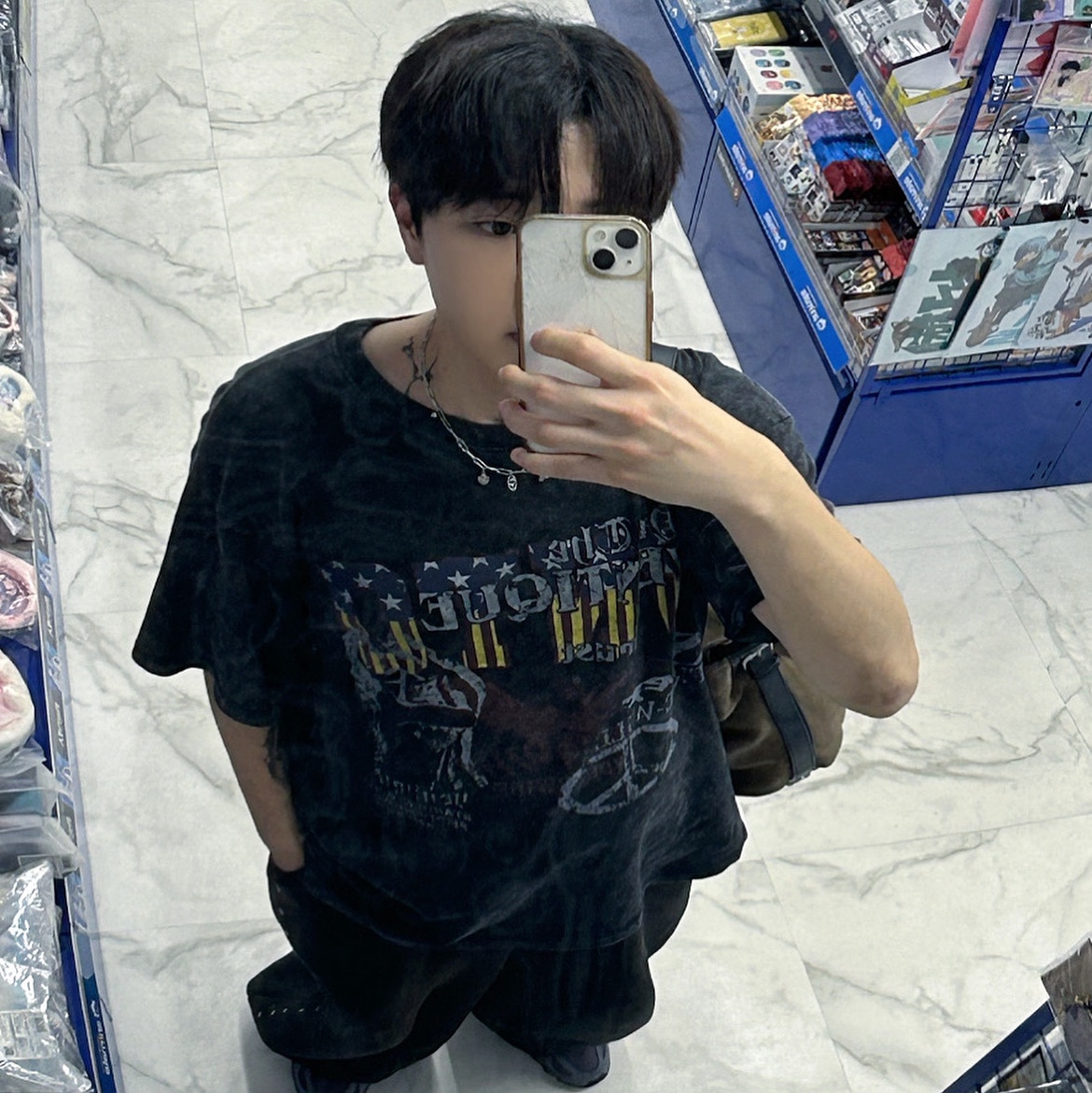 오늘 뭐입지 (@yys_goo_ss) 님의 게시물 | KREAM