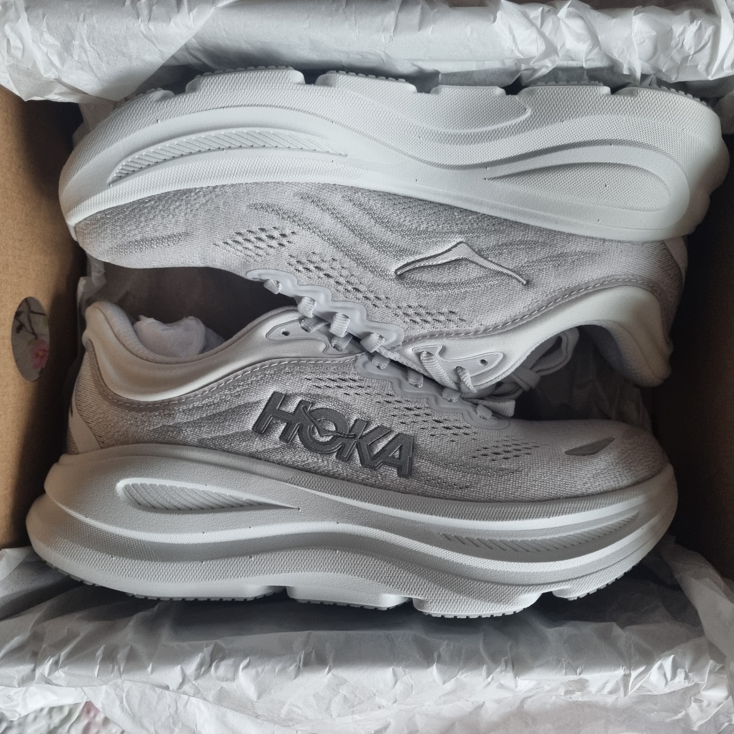 HOKA 본디9 | KREAM