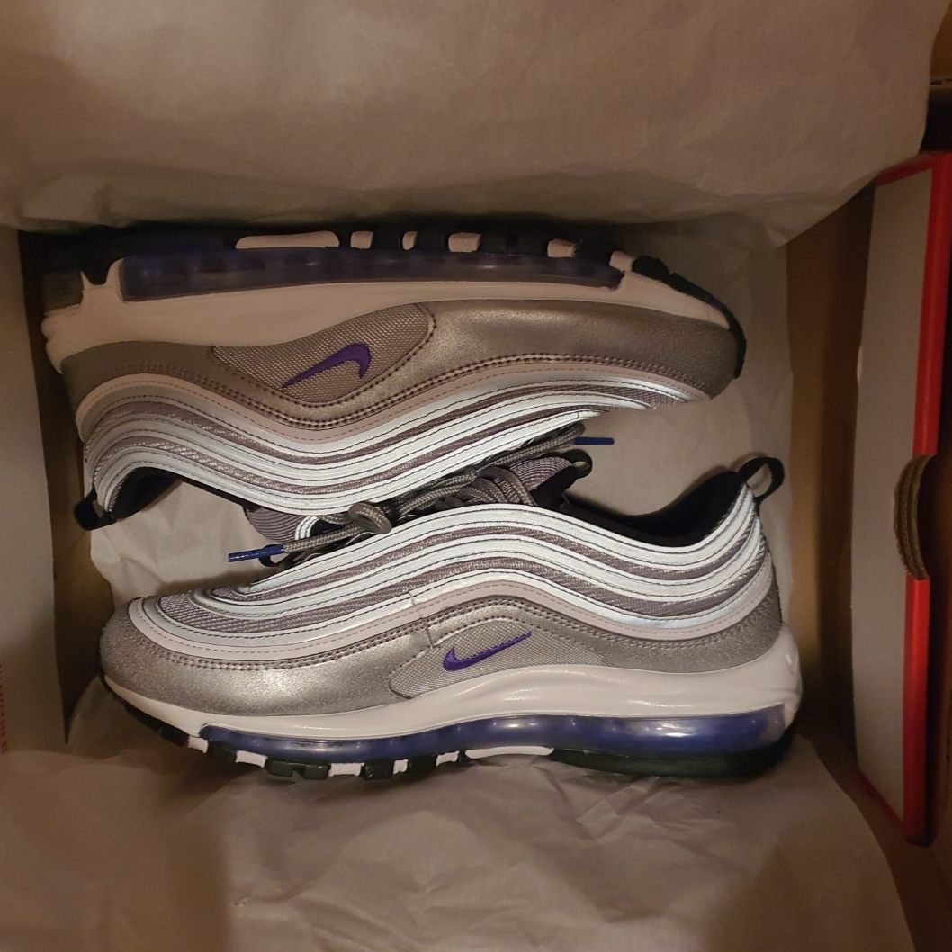 ㅇㅅㅇ (@fmvxbjmd) 님의 게시물 | KREAM