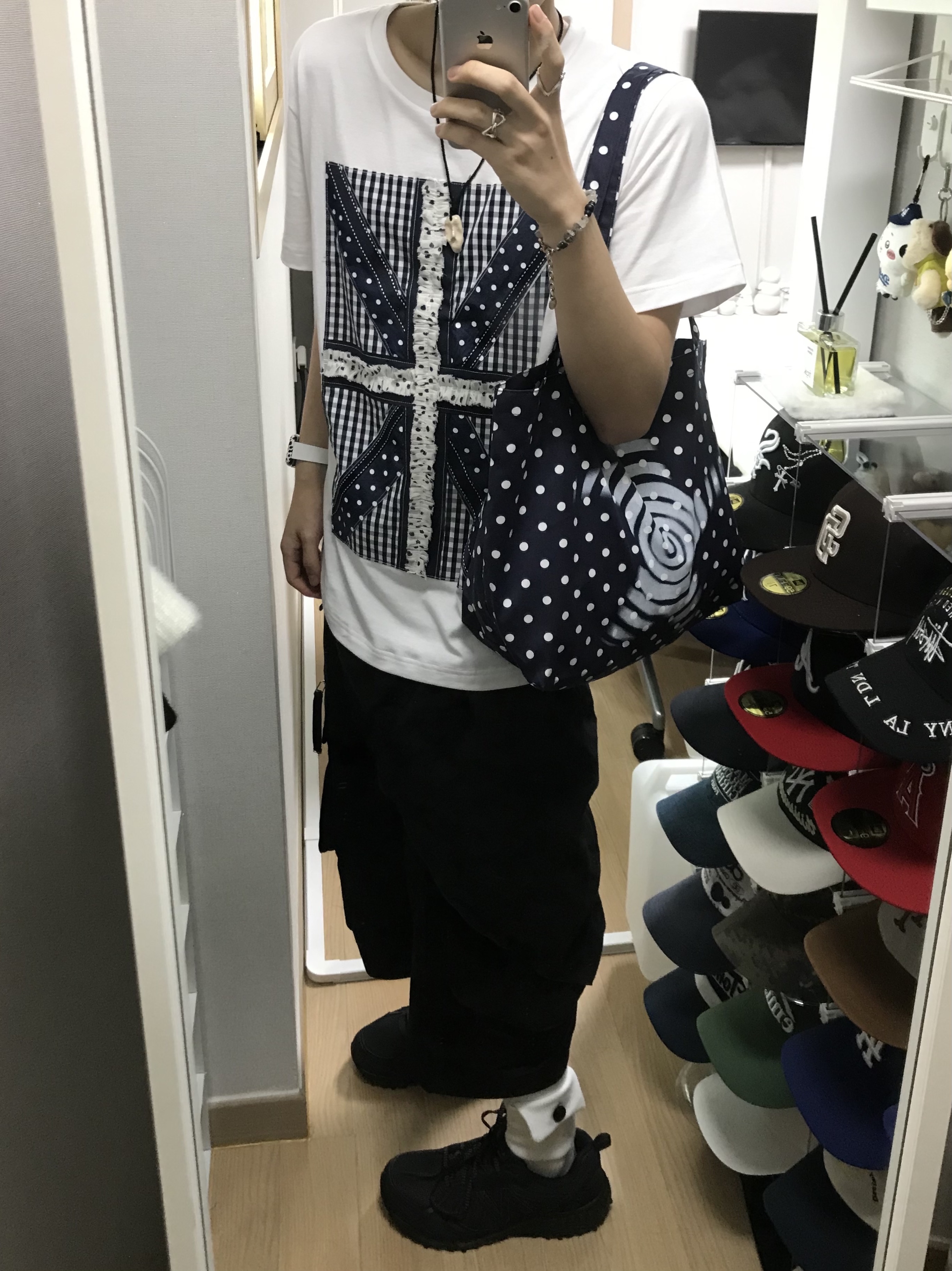 에겐남🖤 | KREAM