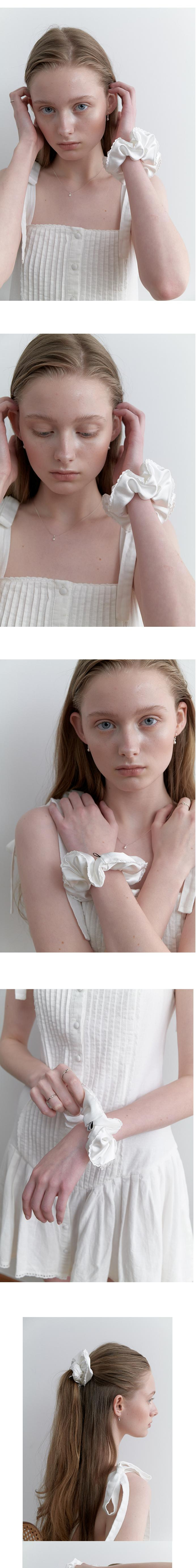 러브미몬스터 퓨어 코튼 레이스 새틴 스크런치 (곱창) S 화이트 | lovememonster | KREAM