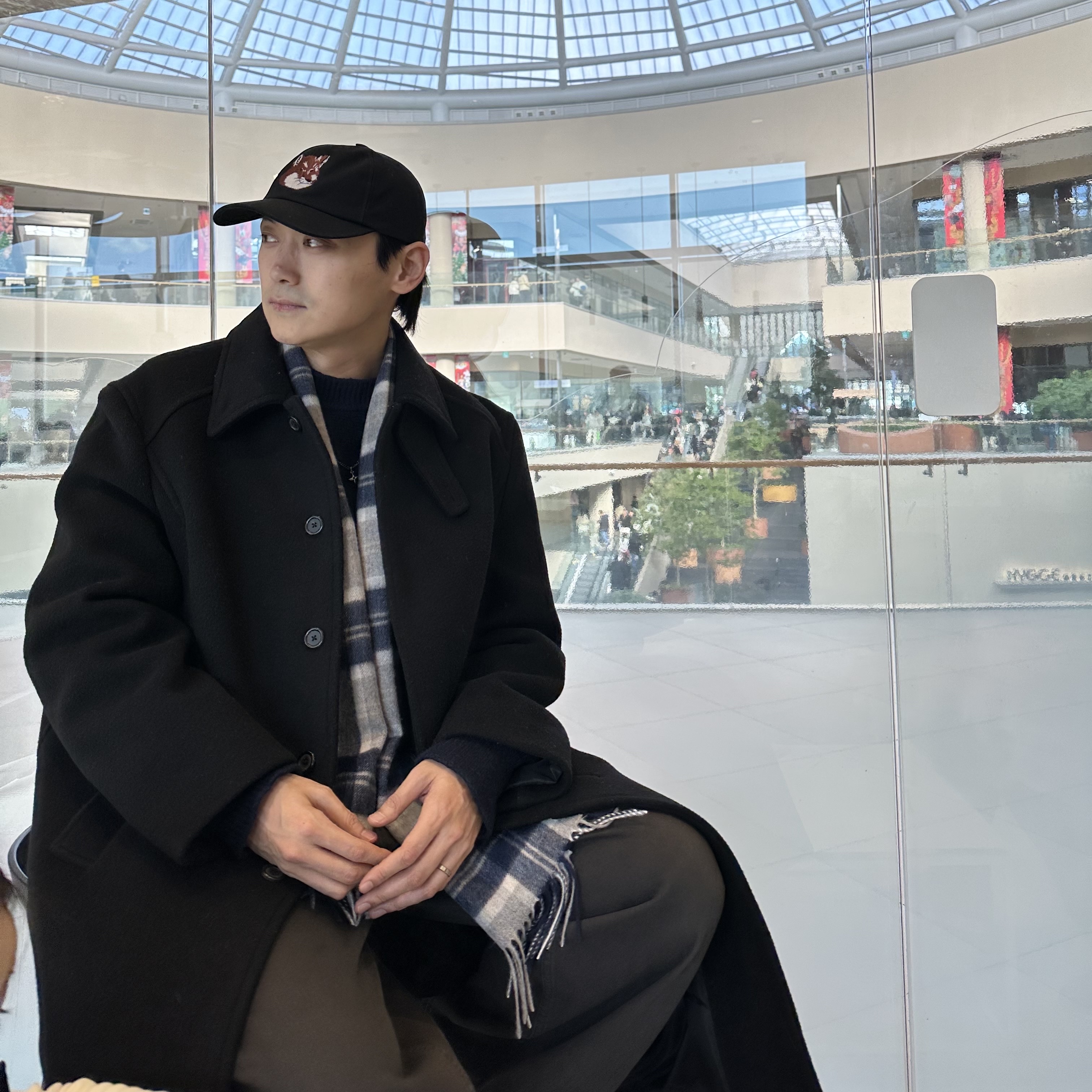 장롱이 (@_zanglong) 님의 게시물 | KREAM