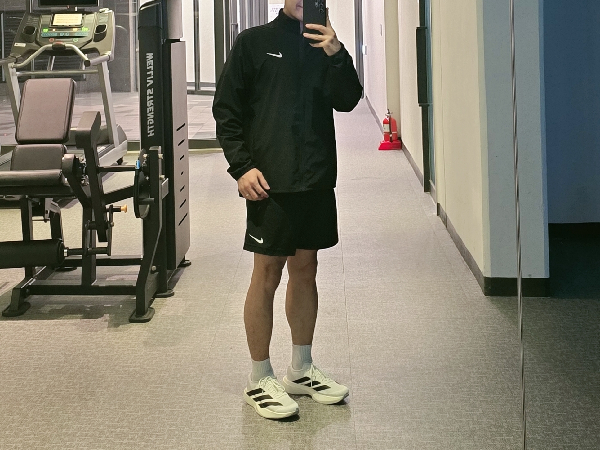 Simple is the Best! | KREAM