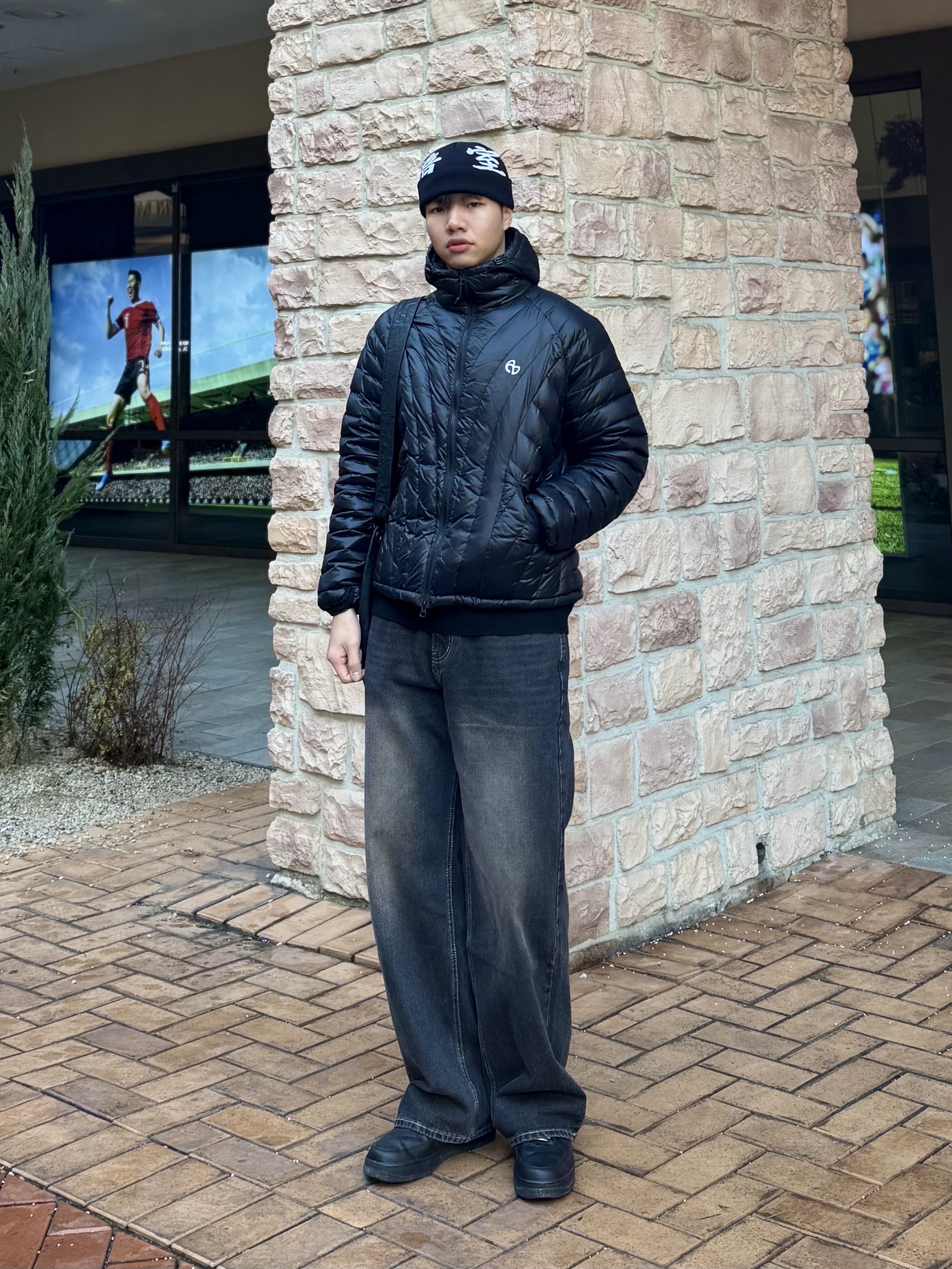 무채색 최고최고 | KREAM