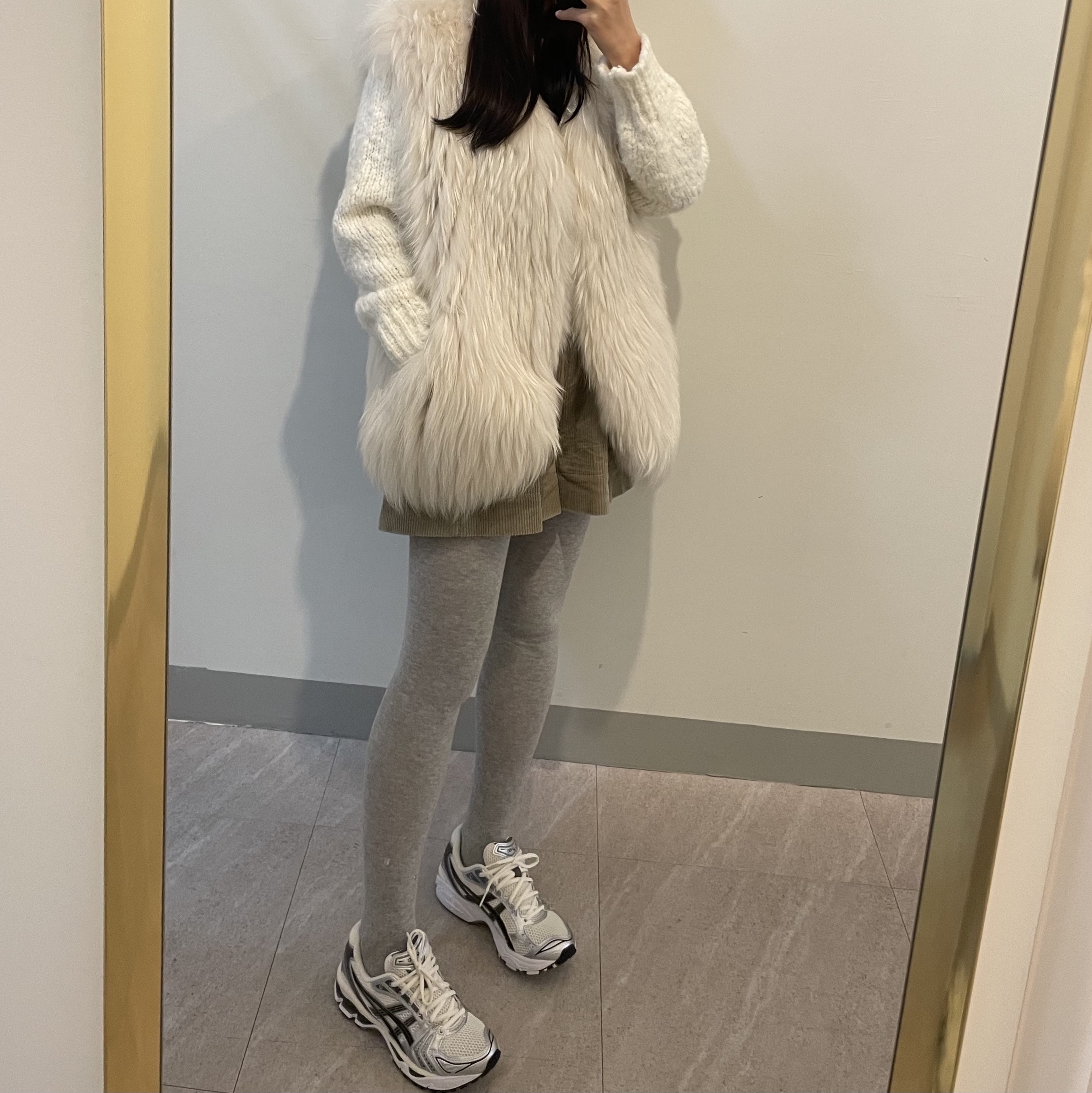 qkrrudgml81 (@kkeullimmi_...) 님의 게시물 | KREAM