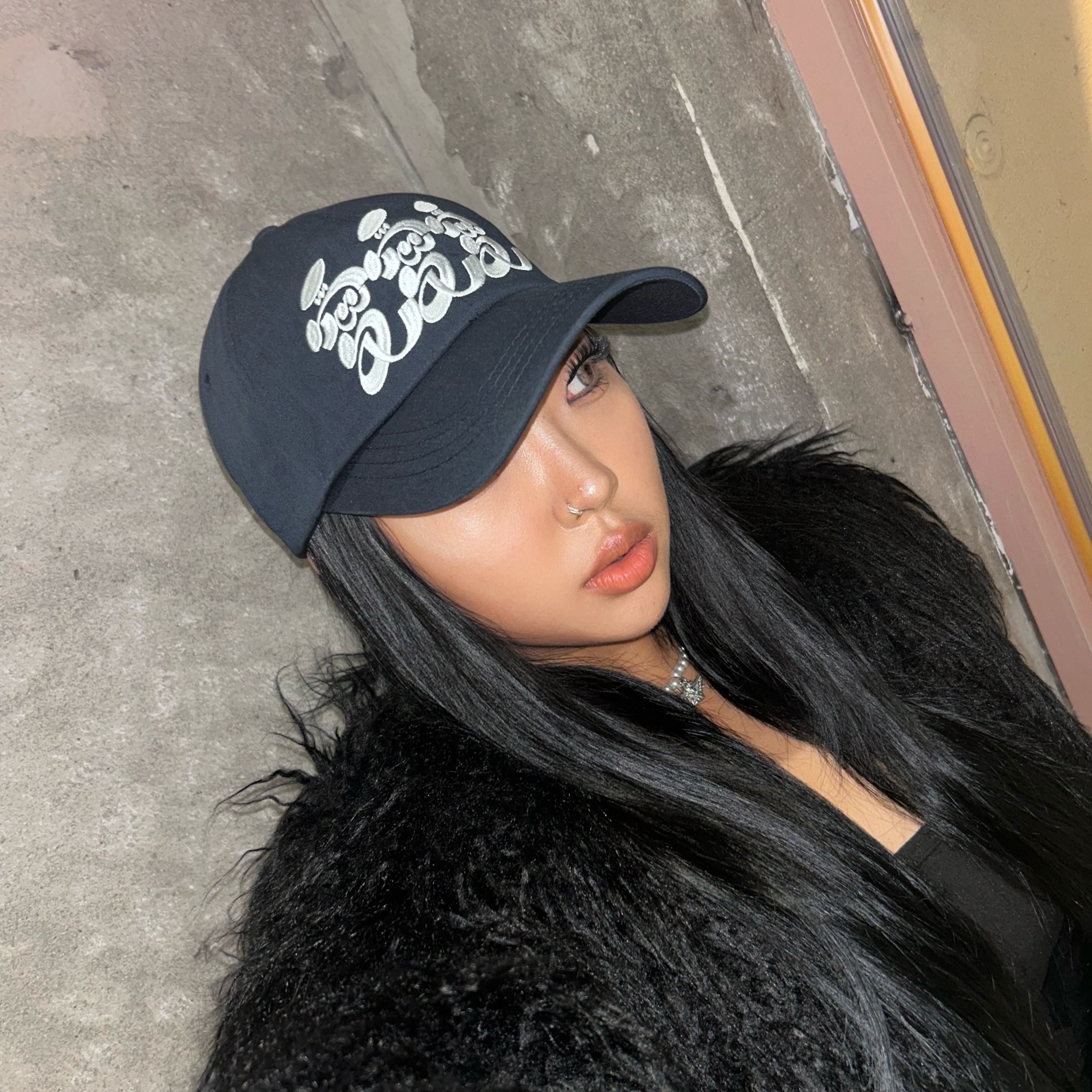 러브러브러브 🫧💛 | KREAM