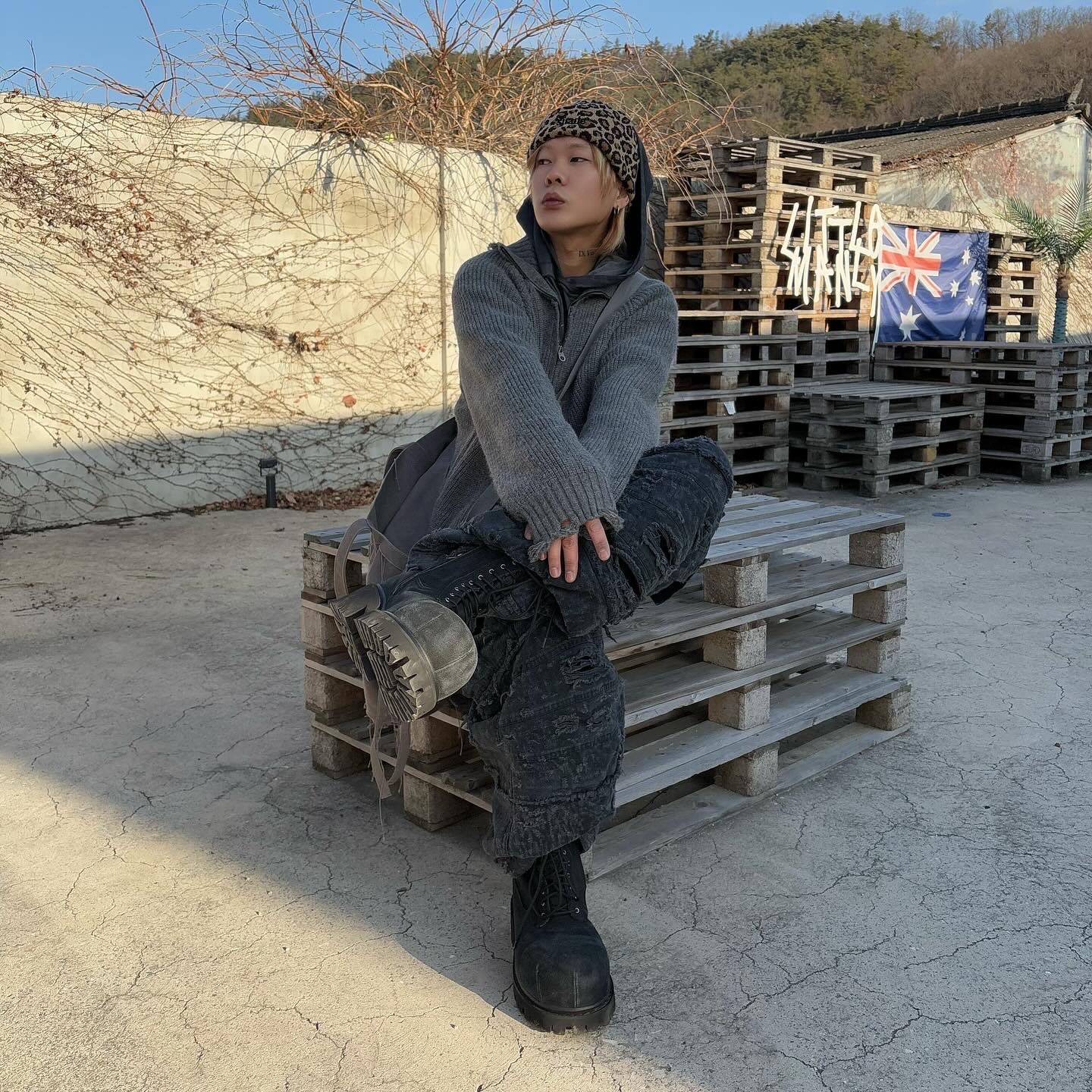 징기 (@jingy) 님의 게시물 | KREAM