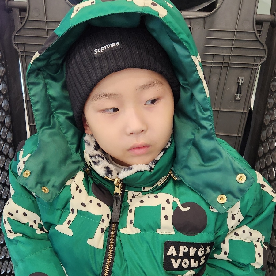 또또 (@ttotto) 님의 게시물 | KREAM