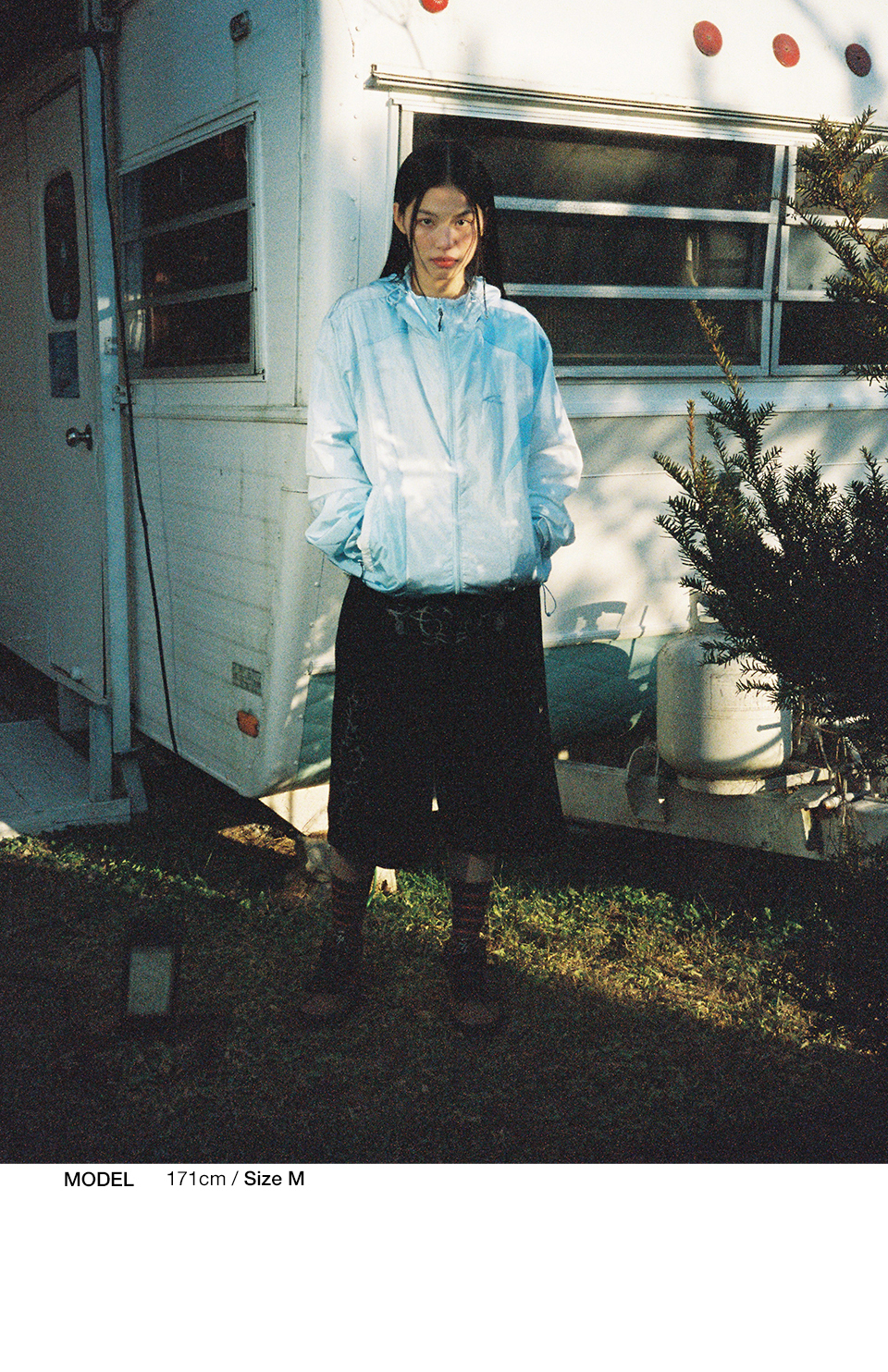 카비시 그라데이션 윈드 브레이커 블루 | CAVISH | KREAM