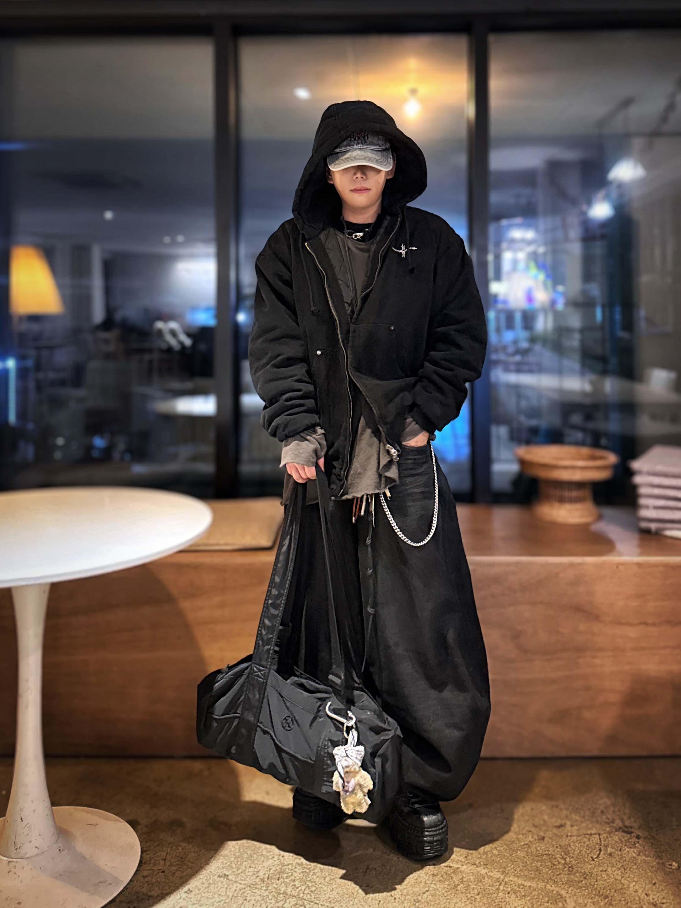 이 남자의 스트릿은 | KREAM