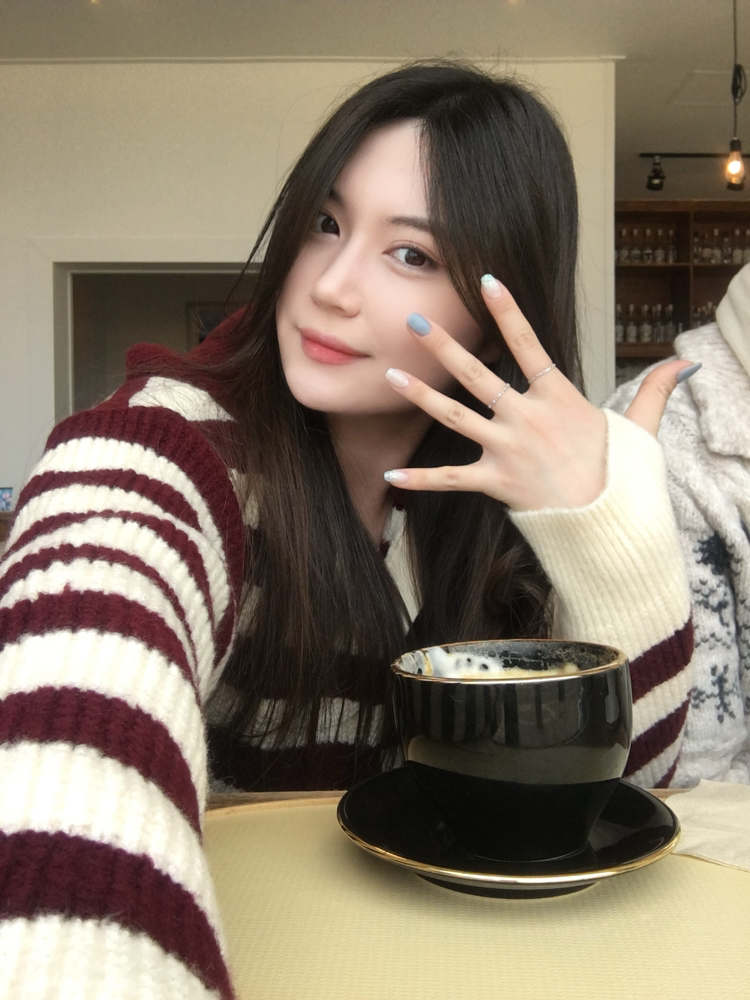 (@yun_a_03) 님의 게시물 | KREAM