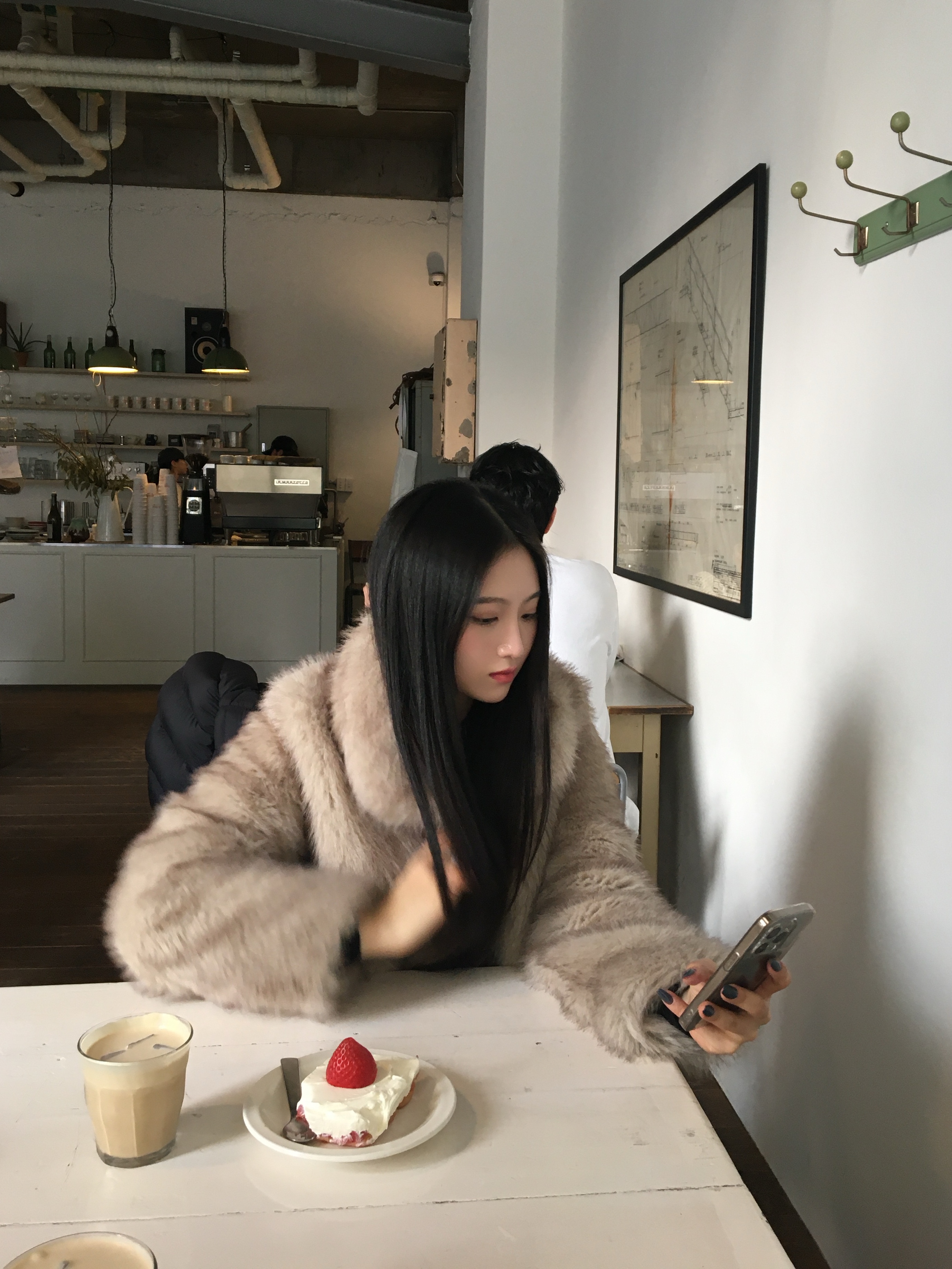 (@owlhuii) 님의 게시물 | KREAM